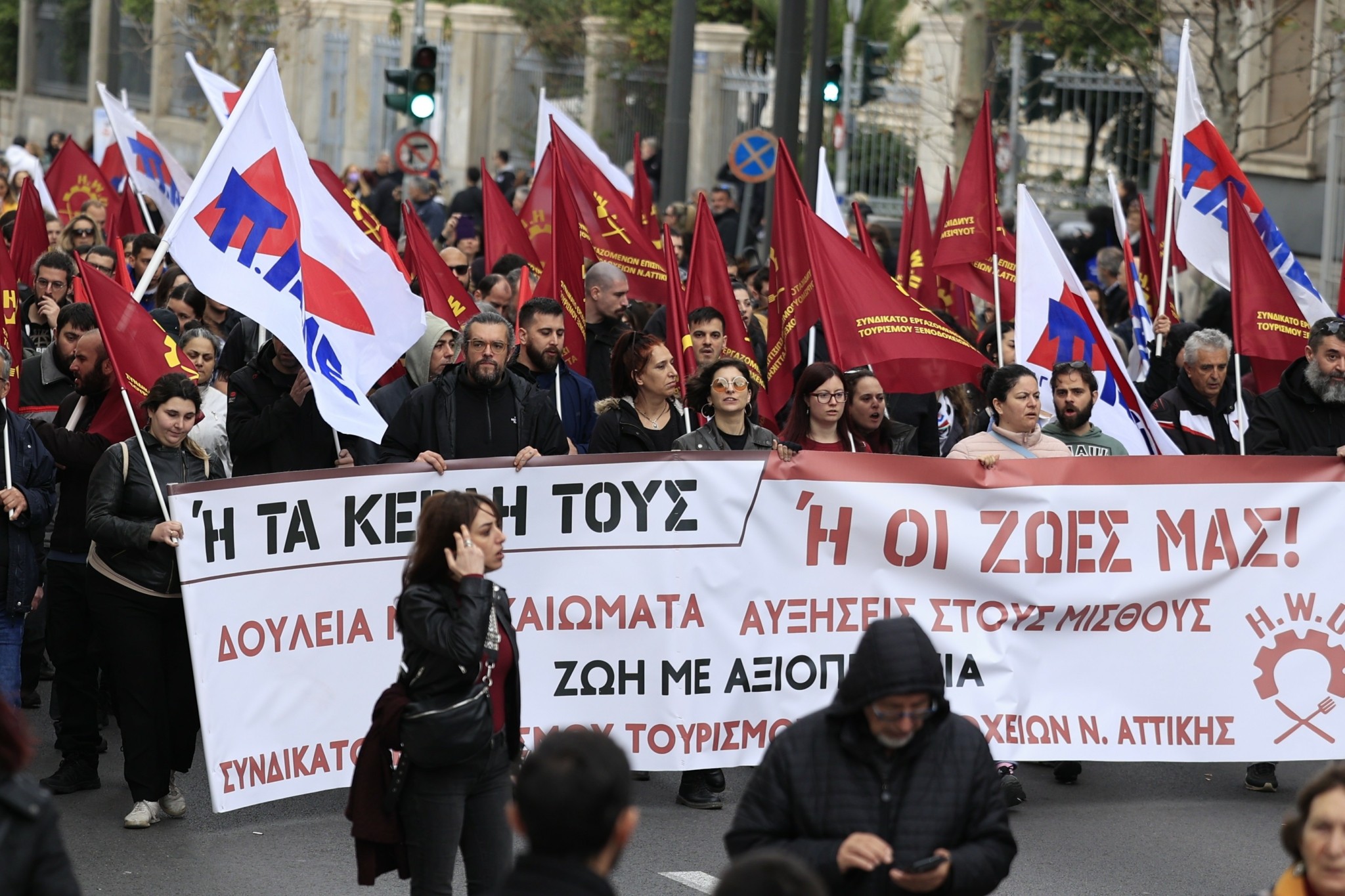 Λαοθάλασσα οργής για το έγκλημα στα Τέμπη – Δεκάδες χιλιάδες ζήτησαν ...