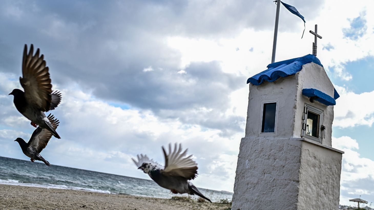 Καιρός: Τοπικές βροχές και μικρή πτώση της θερμοκρασίας | topontiki.gr