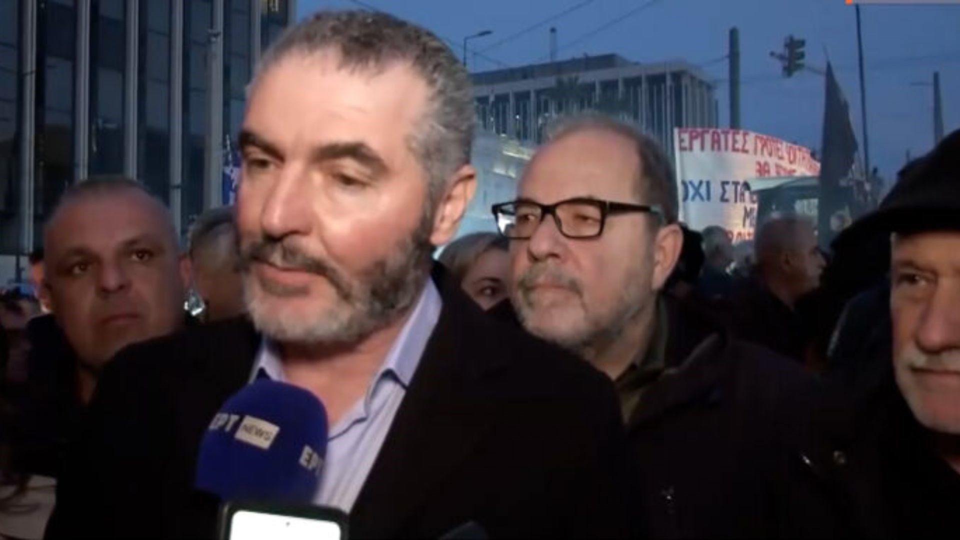 Βουλευτές του ΠΑΣΟΚ στο Σύνταγμα με τους αγρότες: «Στηρίξουμε τα δίκαια ...