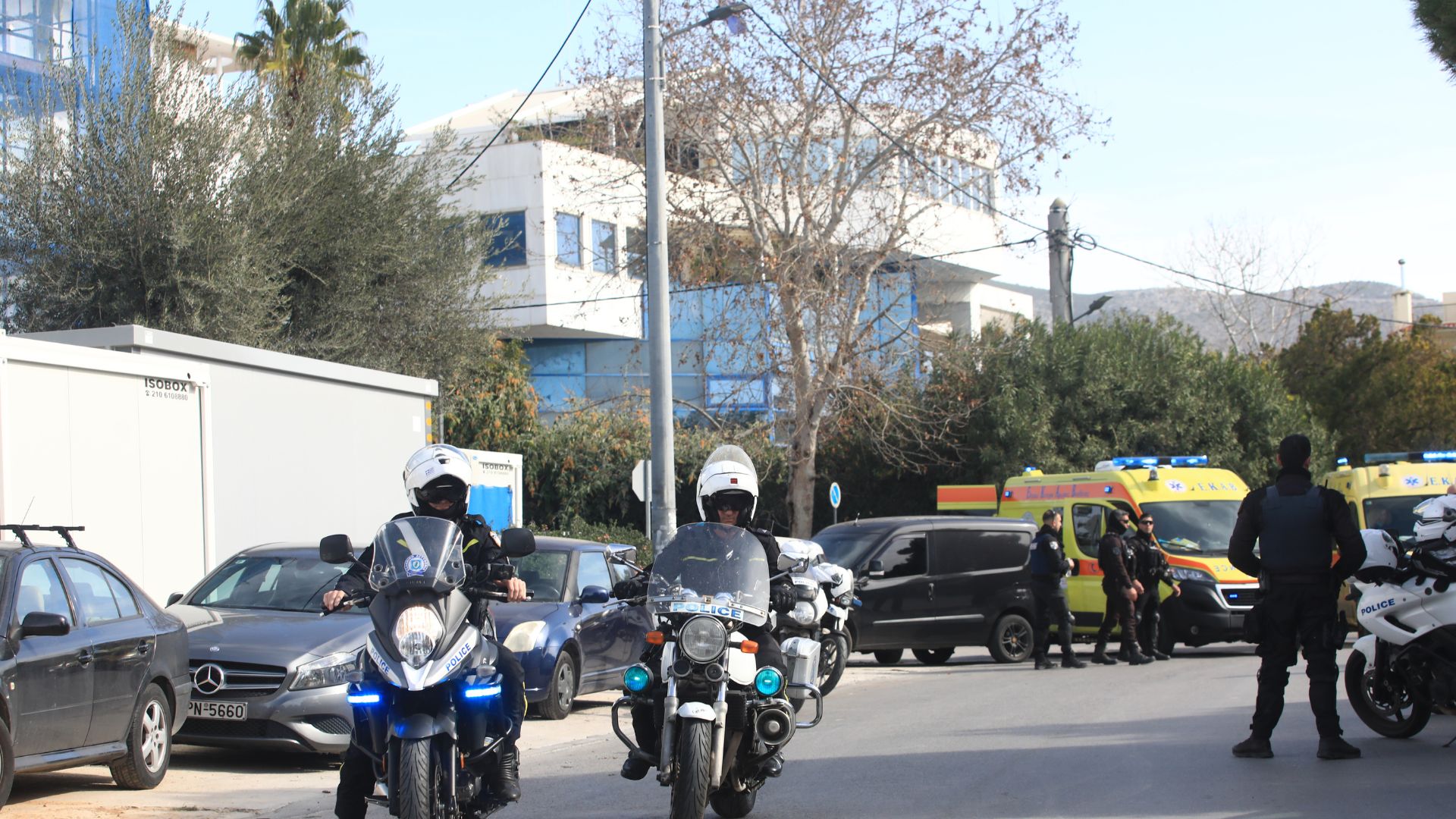 Γλυφάδα: Αυτοκτόνησε ο ένοπλος στη ναυτιλιακή – Τέσσερις οι νεκροί ...