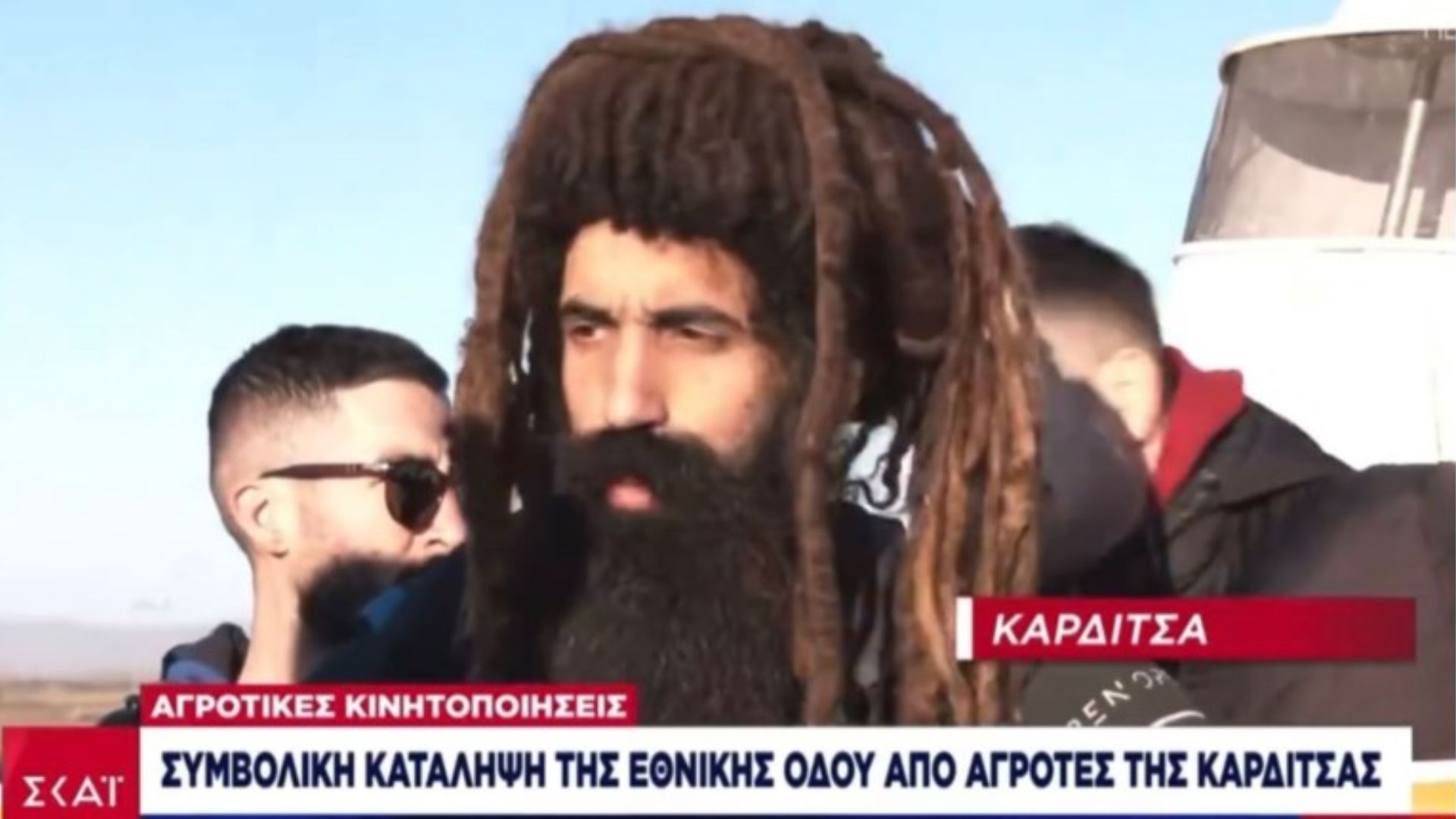 Viral ο μελισσοκόμος από την Καρδίτσα με τις τζίβες – «Ο Μπομπ Μάρλεϊ ...