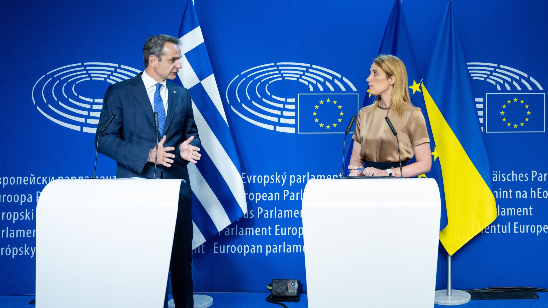 Στην Αθήνα σήμερα η Μέτσολα: Συναντήσεις με Σακελλαροπούλου, Μητσοτάκη ...