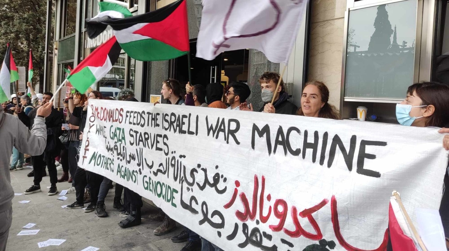 Σύνταγμα: Ένταση ανάμεσα σε διαδηλωτές και αστυνομία σε συλλαλητήριο ...