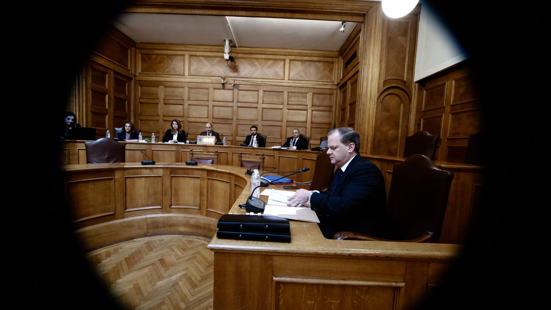 Εξεταστική για Τέμπη: Σφοδρή αντιπαράθεση Κώστα Καραμανλή – Βασίλη ...