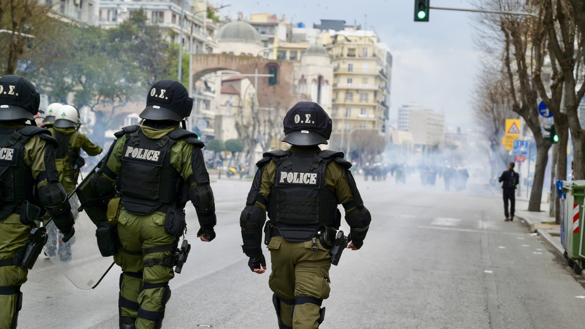 Θεσσαλονίκη: Επεισόδια κοντά στην Καμάρα και έξω από τον ΟΣΕ στη ...