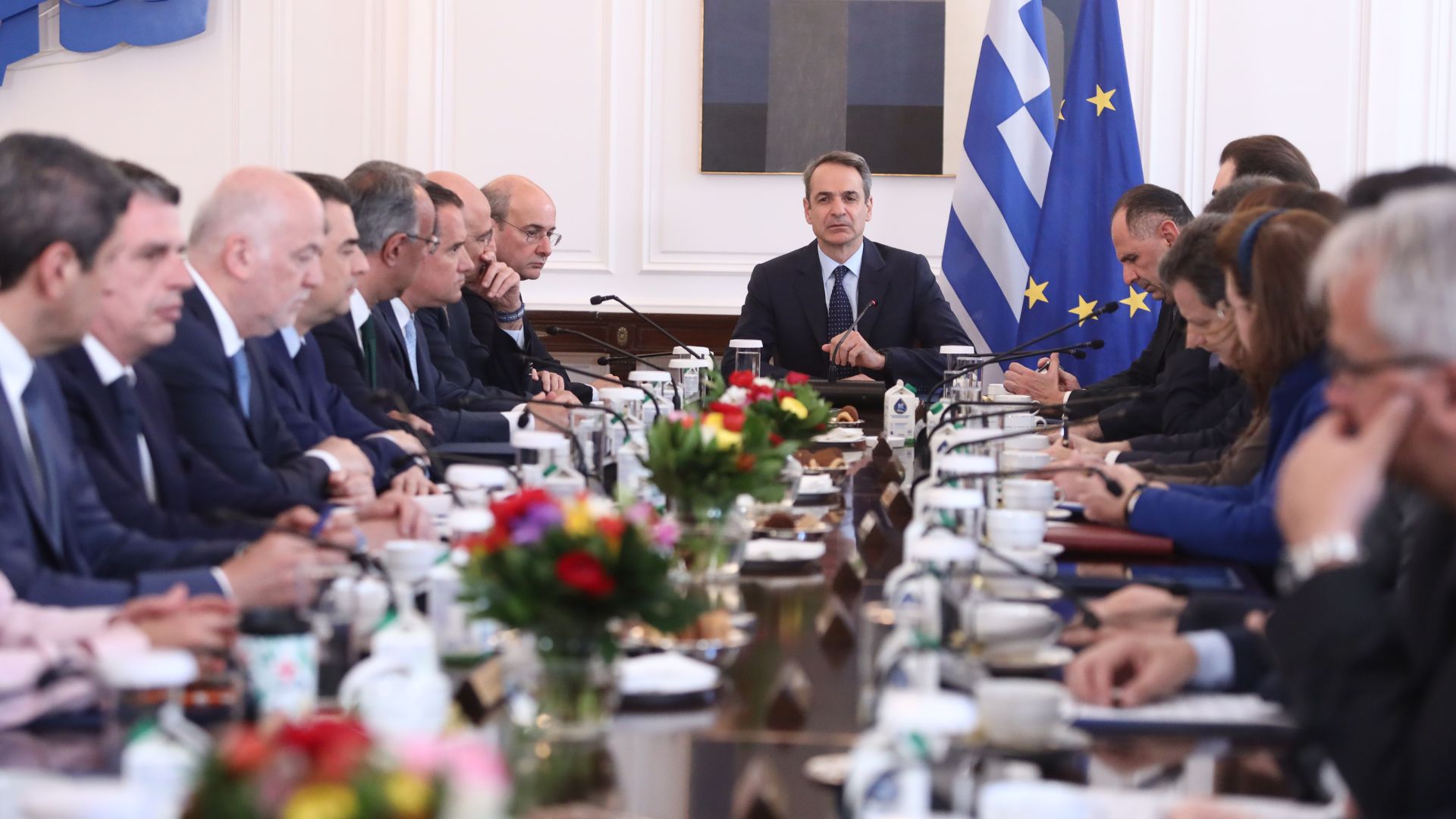 Υπουργικό Συμβούλιο: Στα 830 ευρώ ο κατώτατος μισθός από 1η Απριλίου ...