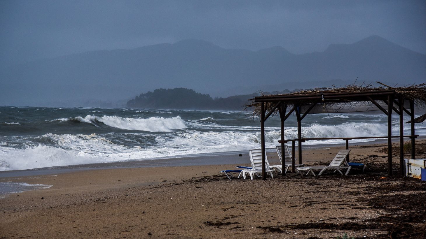 Καιρός σήμερα: Βροχές και καταιγίδες στα δυτικά και βόρεια με μικρή ...