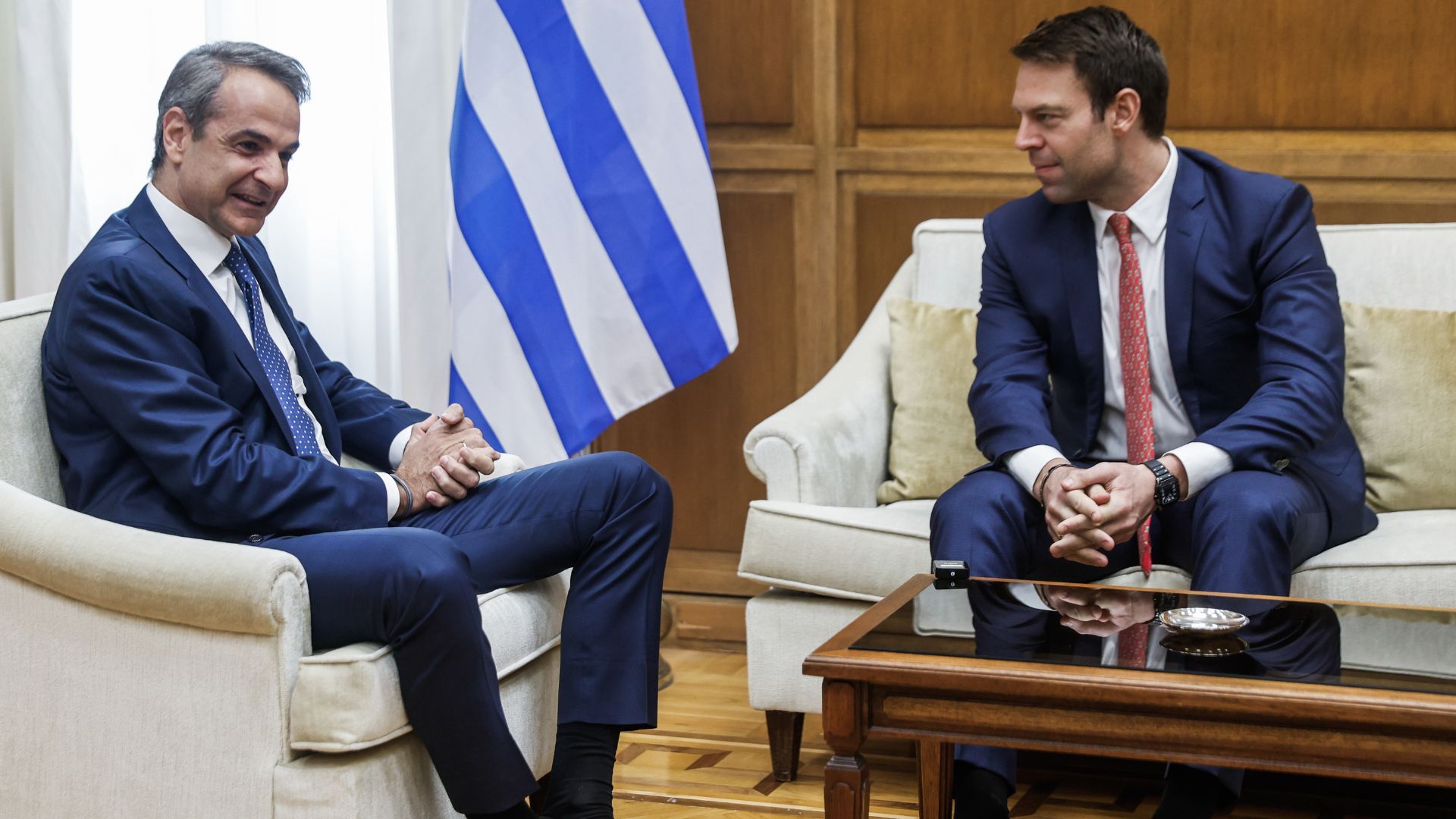 Μητσοτάκης για Κασσελάκη: Μην μας κουνάει και το δάχτυλο, ο νόμος ...