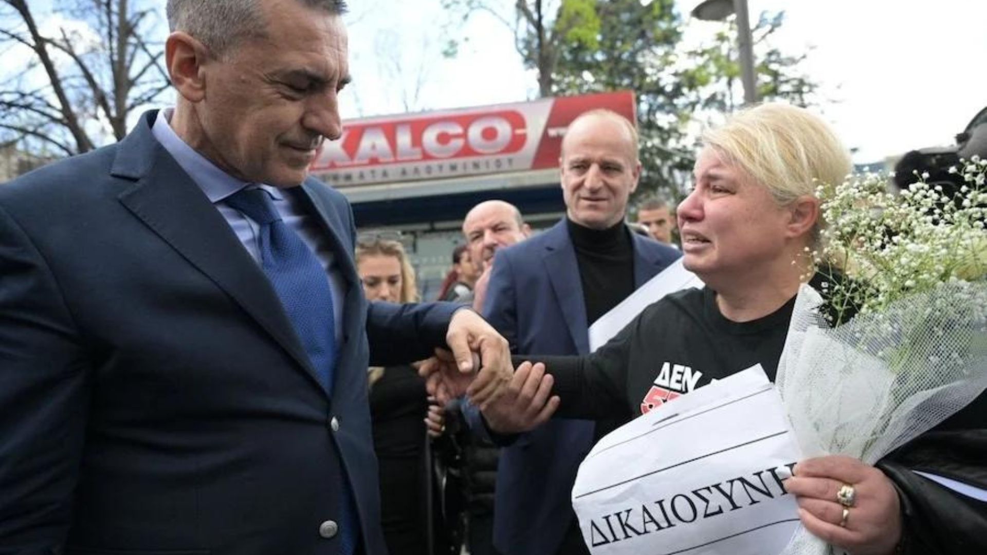 Φορτισμένο το κλίμα στη Λάρισα: Ξέσπασε μετά την παρέλαση η μητέρα της ...