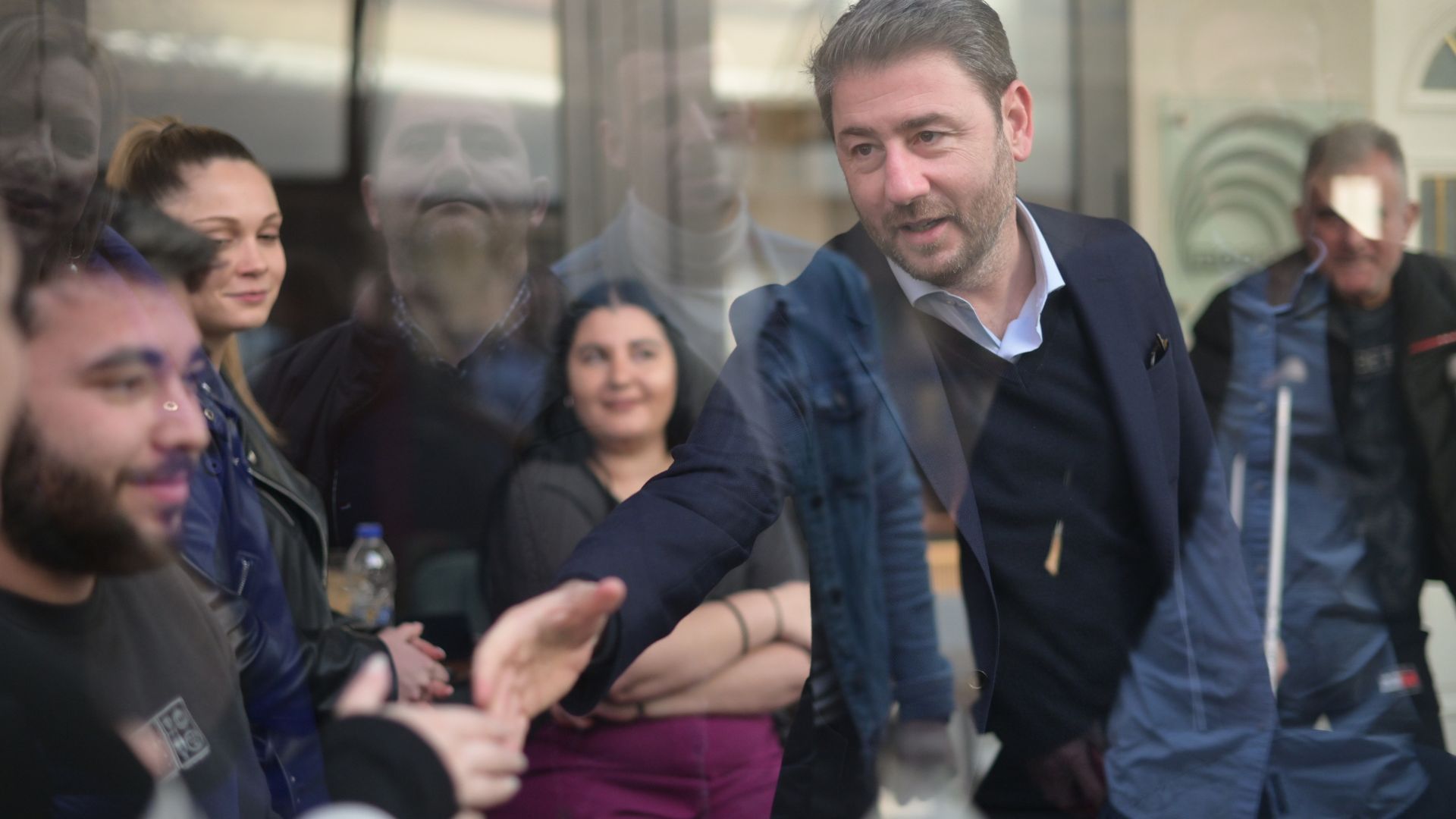 ΠΑΣΟΚ: Οι δημοσκοπήσεις στέλνουν τον Ανδρουλάκη σε περιοδείες στην ...