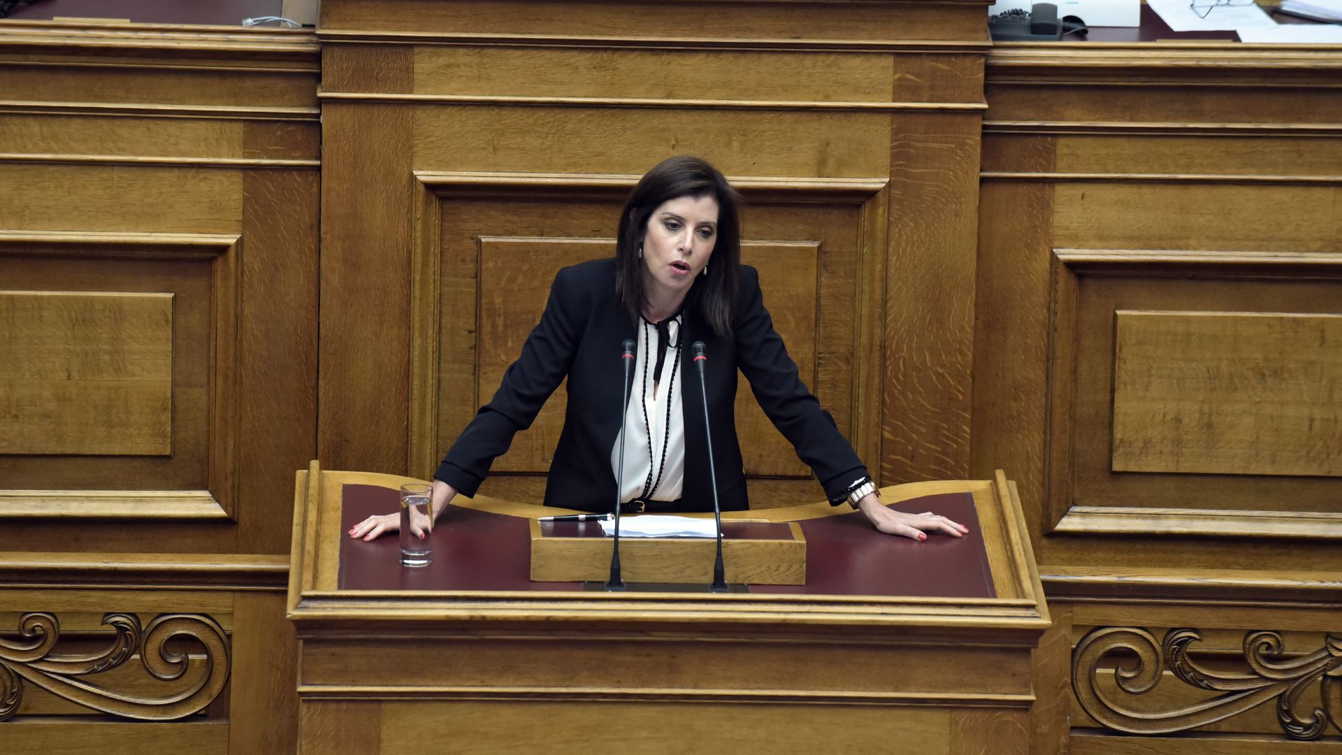 Emails Ασημακοπούλου: ΣΥΡΙΖΑ και ΚΚΕ φέρνουν στη Βουλή το θέμα ...