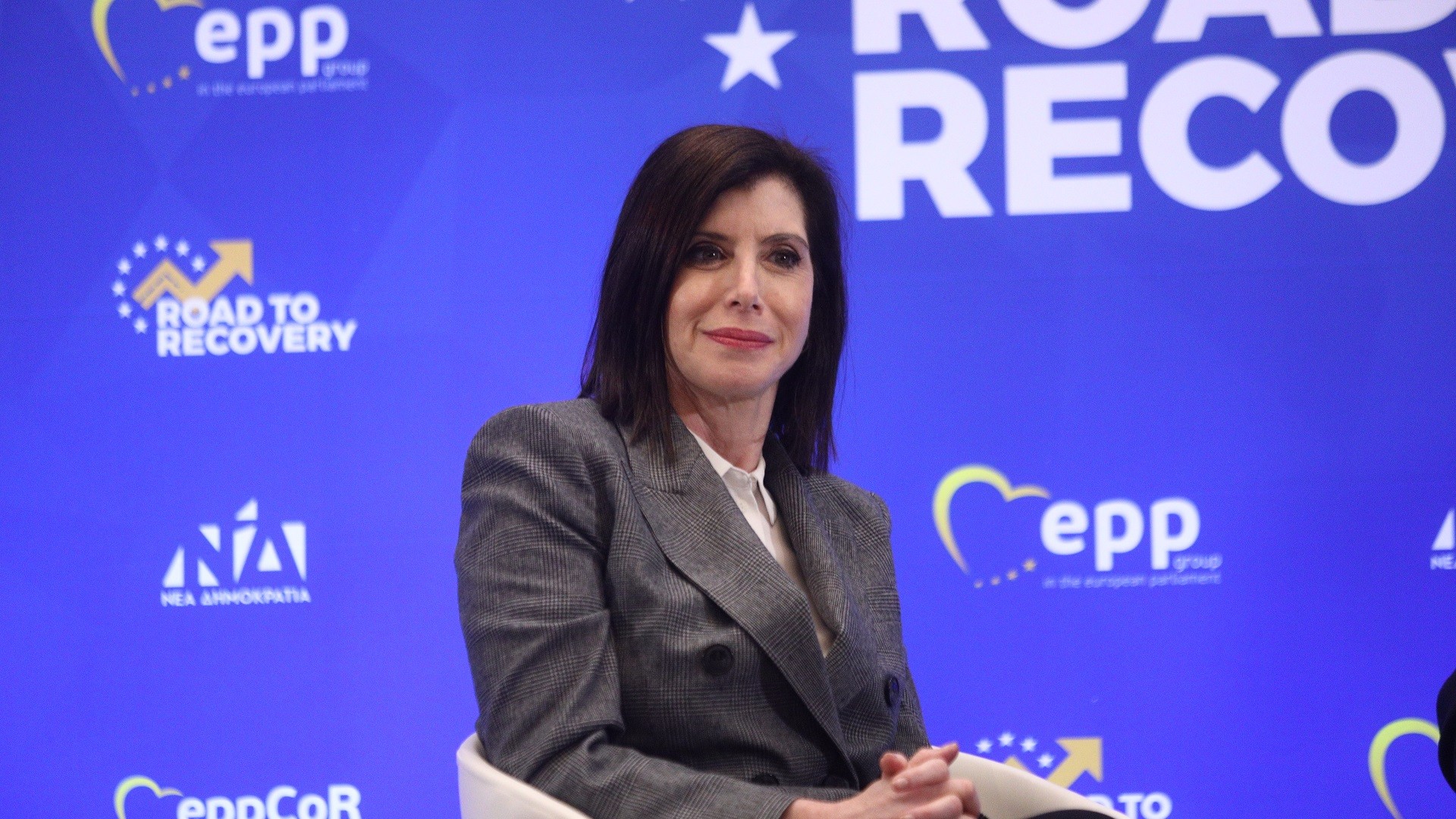 Σκάνδαλο emails: Απόγνωση στην κυβέρνηση, έρχονται δεκάδες αγωγές ...