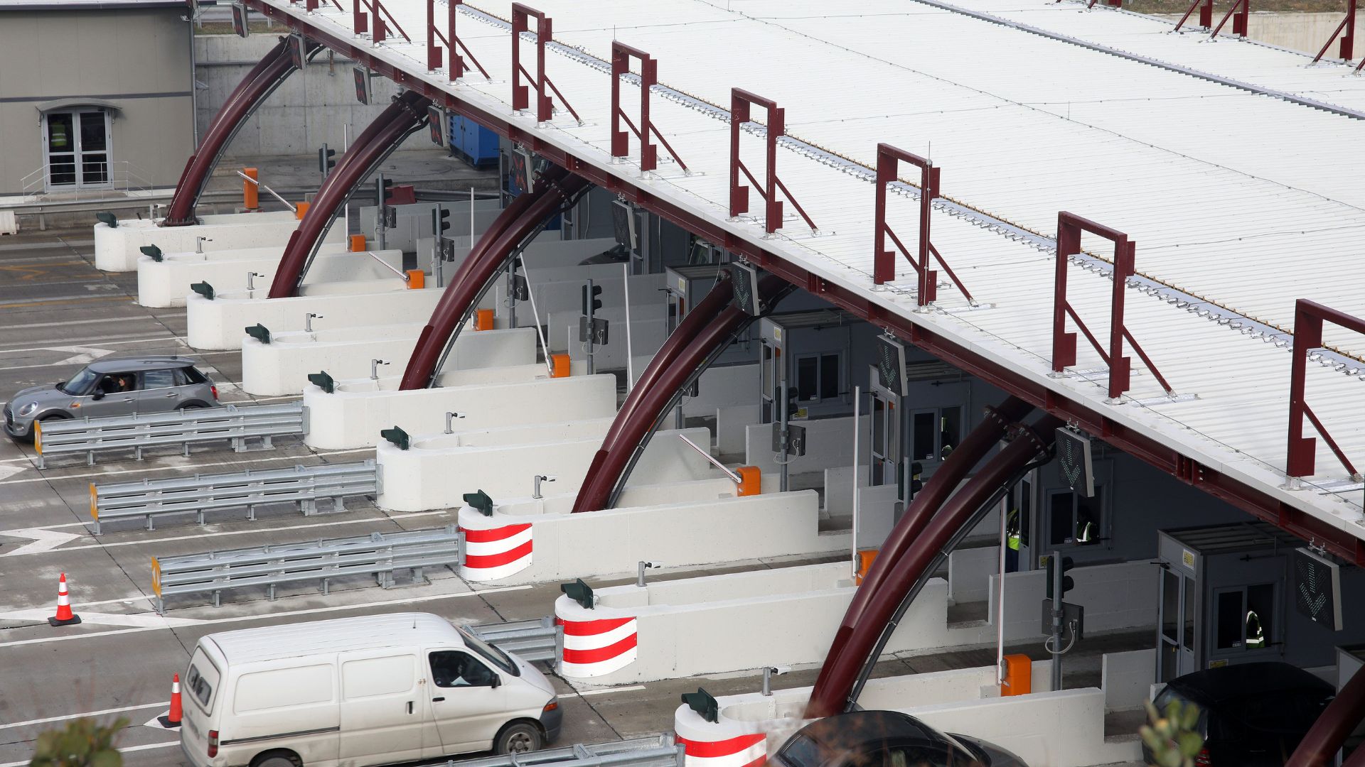 Νέες αυξήσεις στα διόδια: Από 38,40 ευρώ στα 85,50 η διαδρομή ...