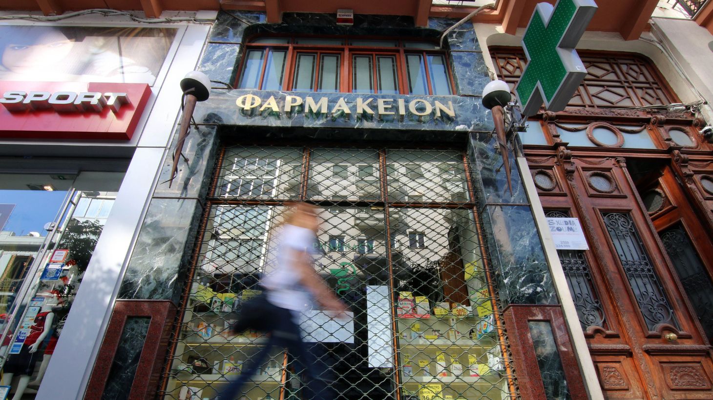 Θεσσαλονίκη: Μπαράζ κλοπών και διαρρήξεων σε φαρμακεία – «Άνοιξαν ...