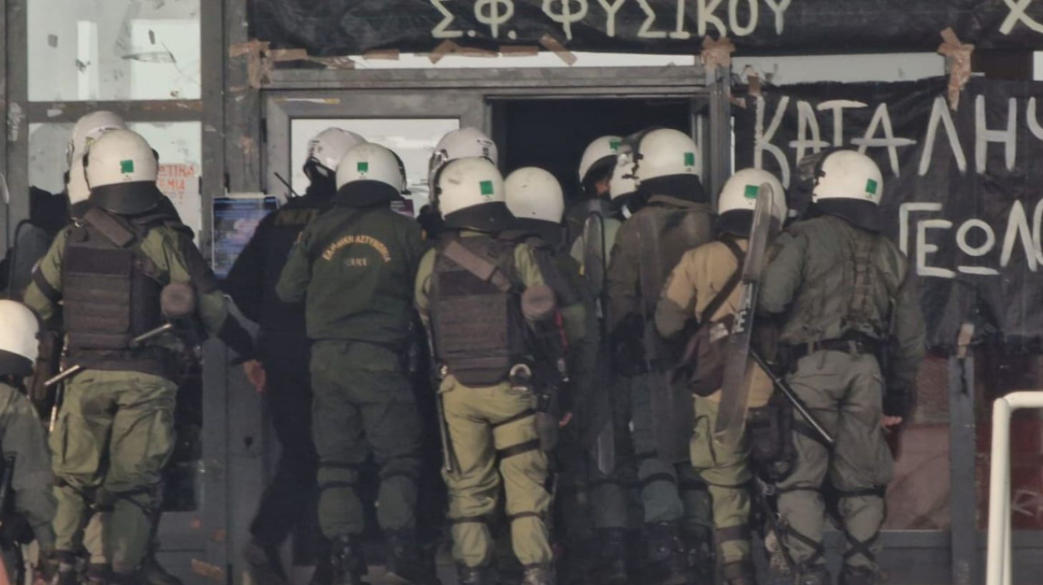ΑΠΘ: 49 συλλήψεις από την επιχείρηση της ΕΛ.ΑΣ. – «Θα επέμβουμε ξανά αν ...