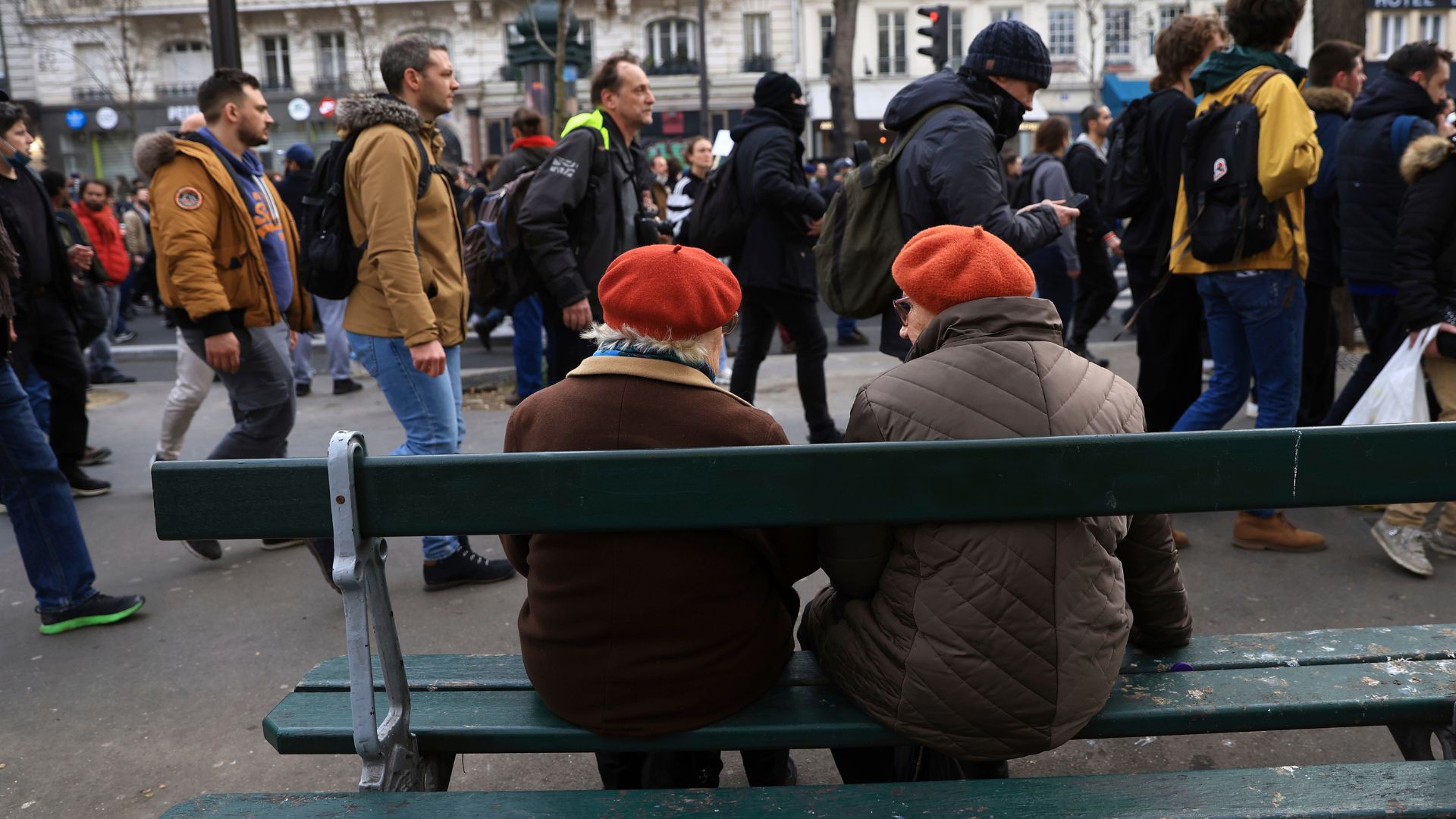 Eurostat: Πρωταθλήτριες… επιβίωσης οι γυναίκες στην ΕΕ – Ζουν 5,5 ...