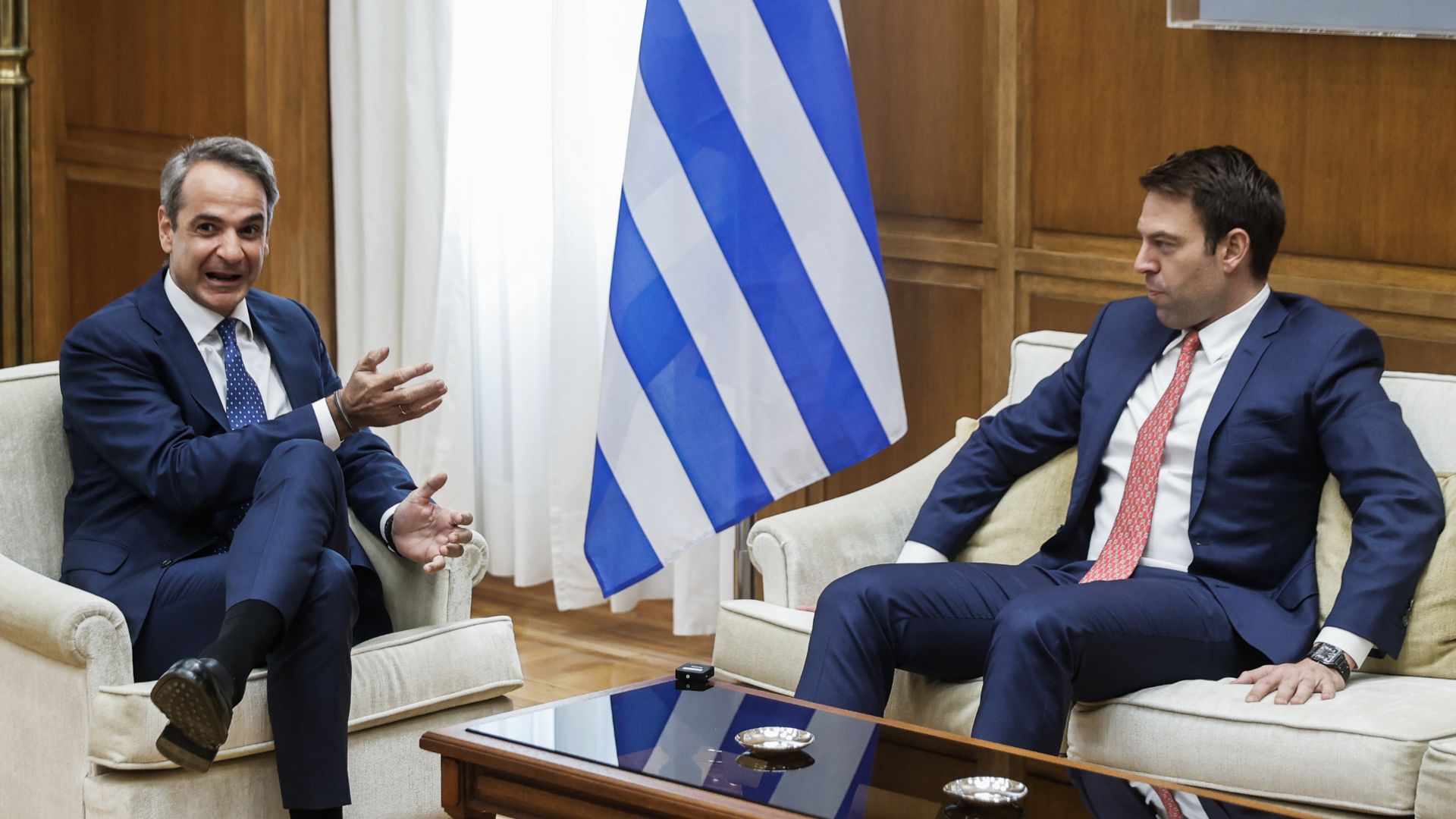 Ακρίβεια: Κόντρα Μητσοτάκη με Κασσελάκη για το… σαρακοστιανό τραπέζι ...