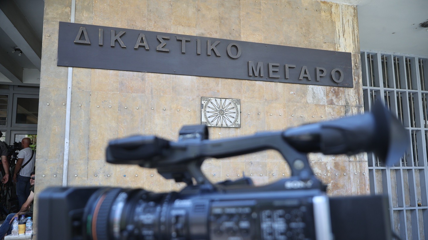 Καταγγελία 23χρονου για βιασμό από τρεις άντρες: Ελεύθεροι οι δύο ...