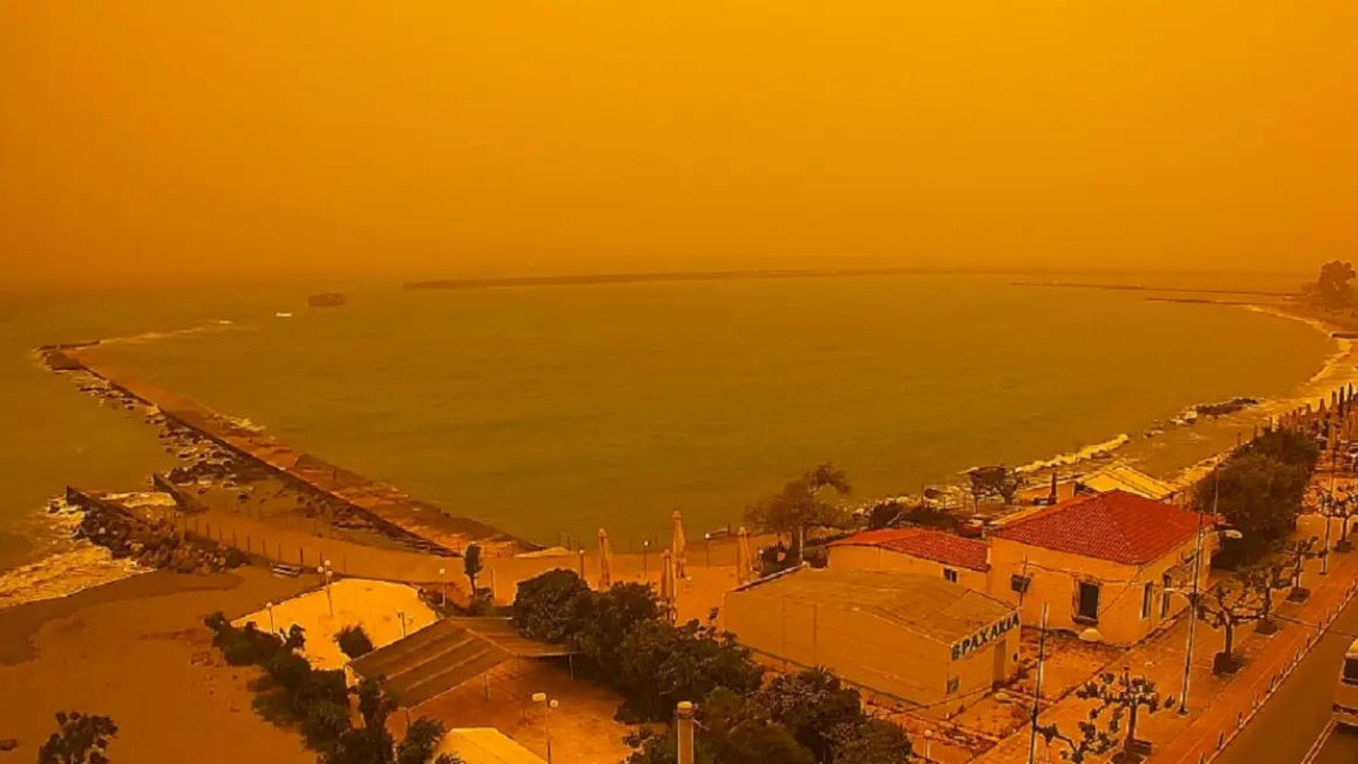 «Κιτρίνισε» η Καλαμάτα από την αφρικανική σκόνη – Απόκοσμες εικόνες ...