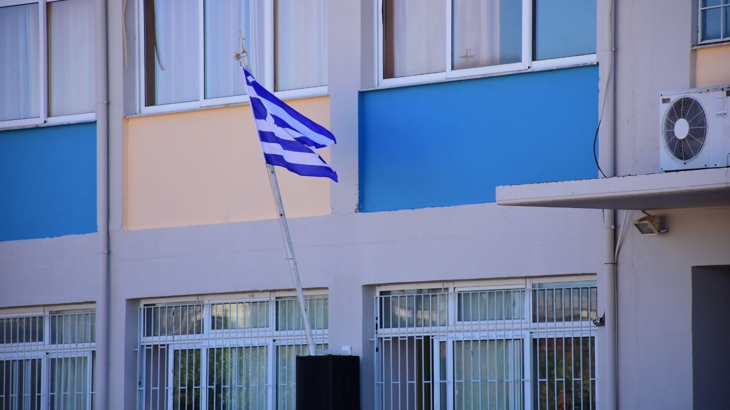 Γονείς μήνυσαν Υποδιευθύντρια σχολείου επειδή ο γιος τους πήρε αποβολή ...