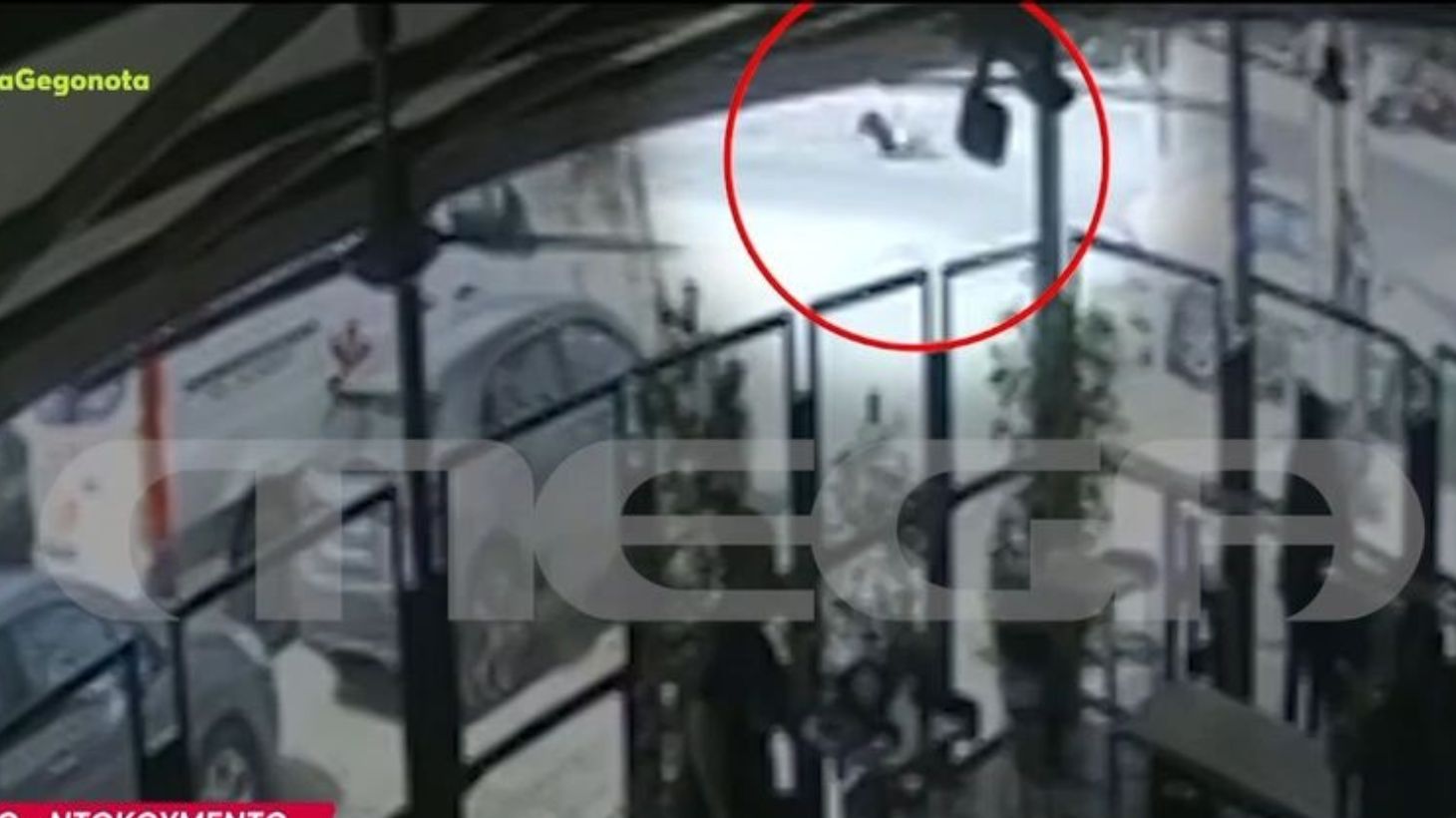 Καλλιθέα: Βίντεο από το τροχαίο δυστύχημα με μία νεκρή και δύο ...