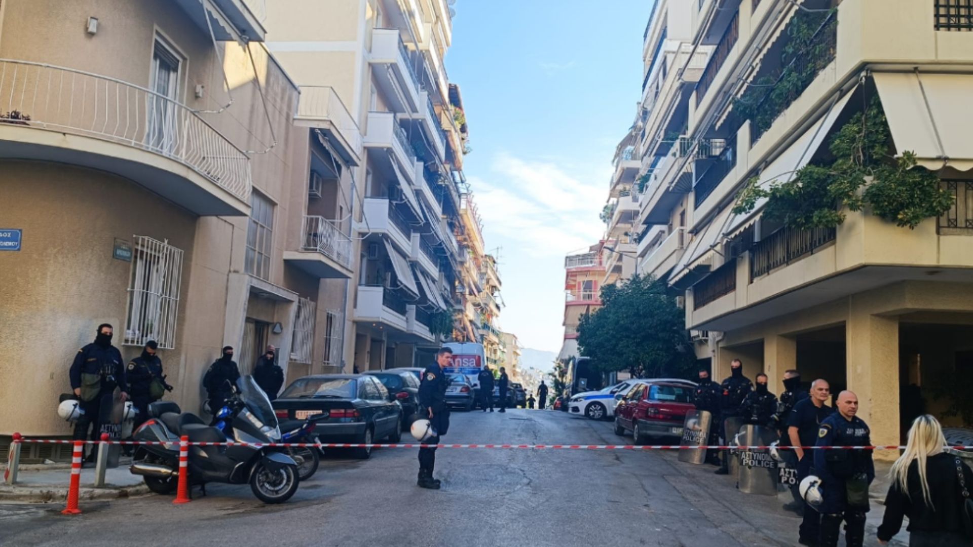 Βύρωνας: Έξωση σε γυναίκα που είχε αποπειραθεί να αυτοκτονήσει ...