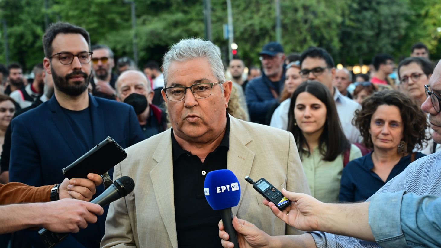 Στην έκθεση «Η Μεταπολίτευση των Γελοιογράφων» στο Σύνταγμα ο Δημήτρης ...