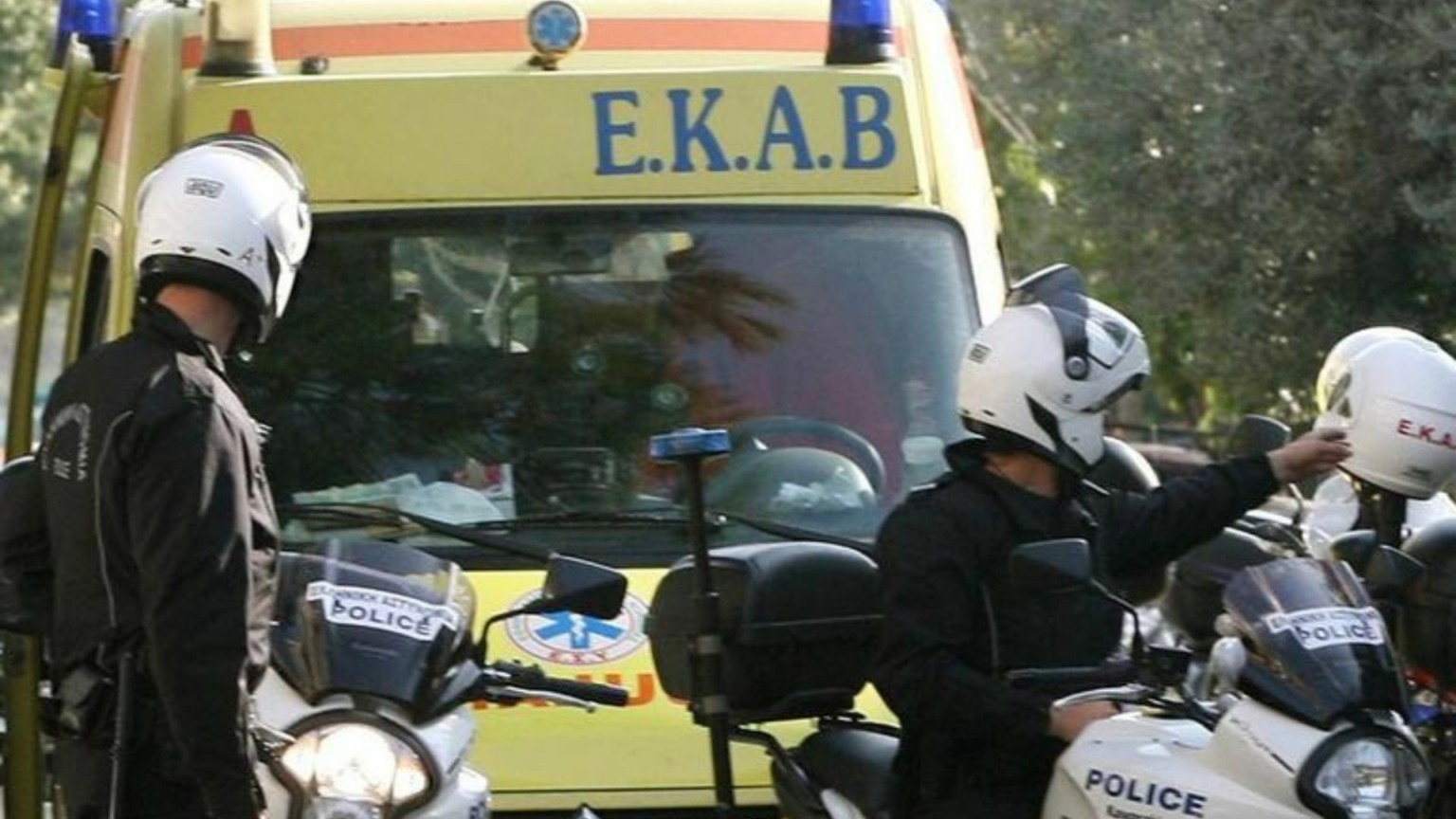 Γλυφάδα: Καραμπόλα τριών οχημάτων με έναν τραυματία – Το ένα αυτοκίνητο ...