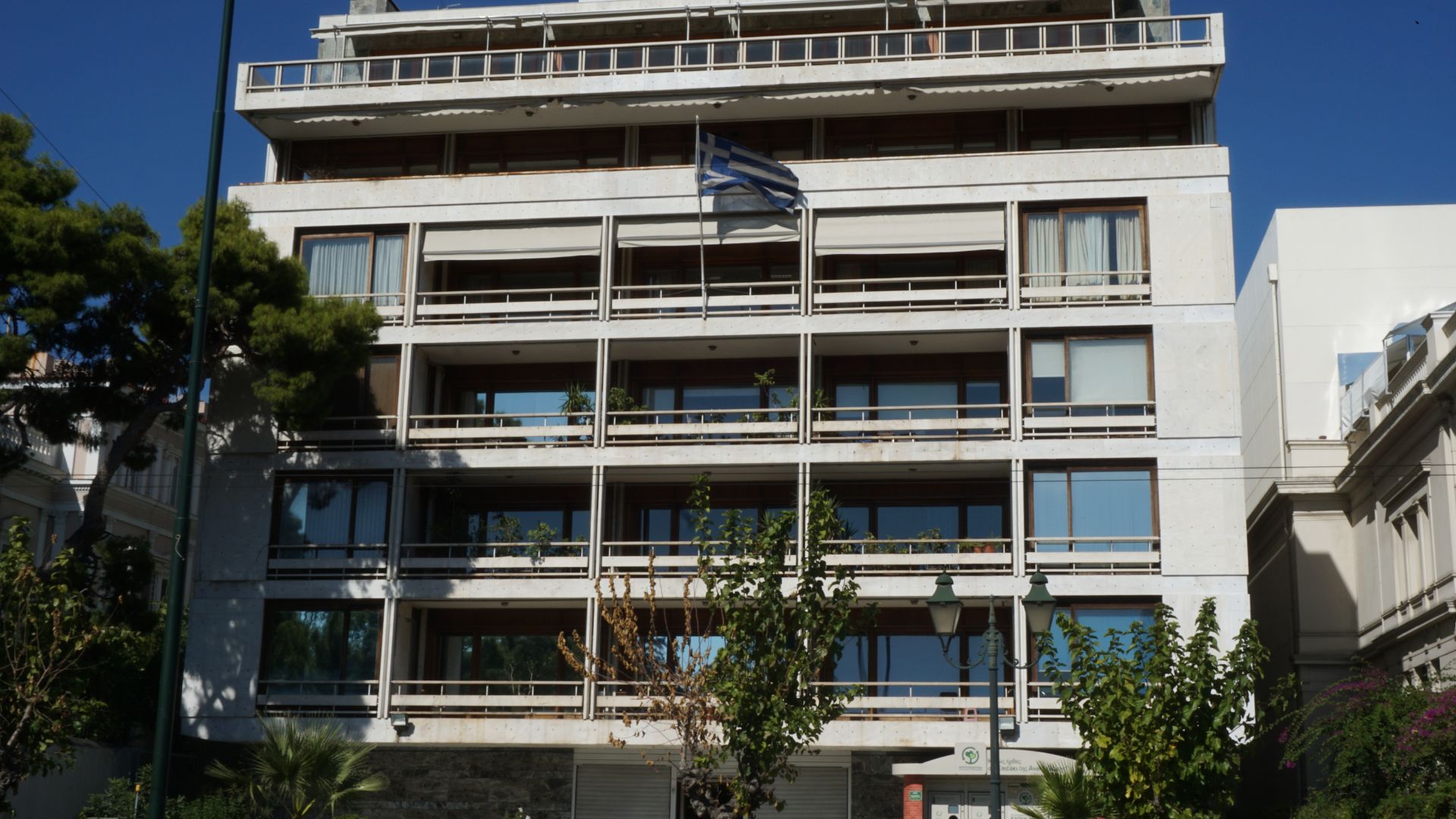Υπουργείο Εξωτερικών: Επαναπατρίστηκαν 33 Έλληνες και οι οικογένειές ...