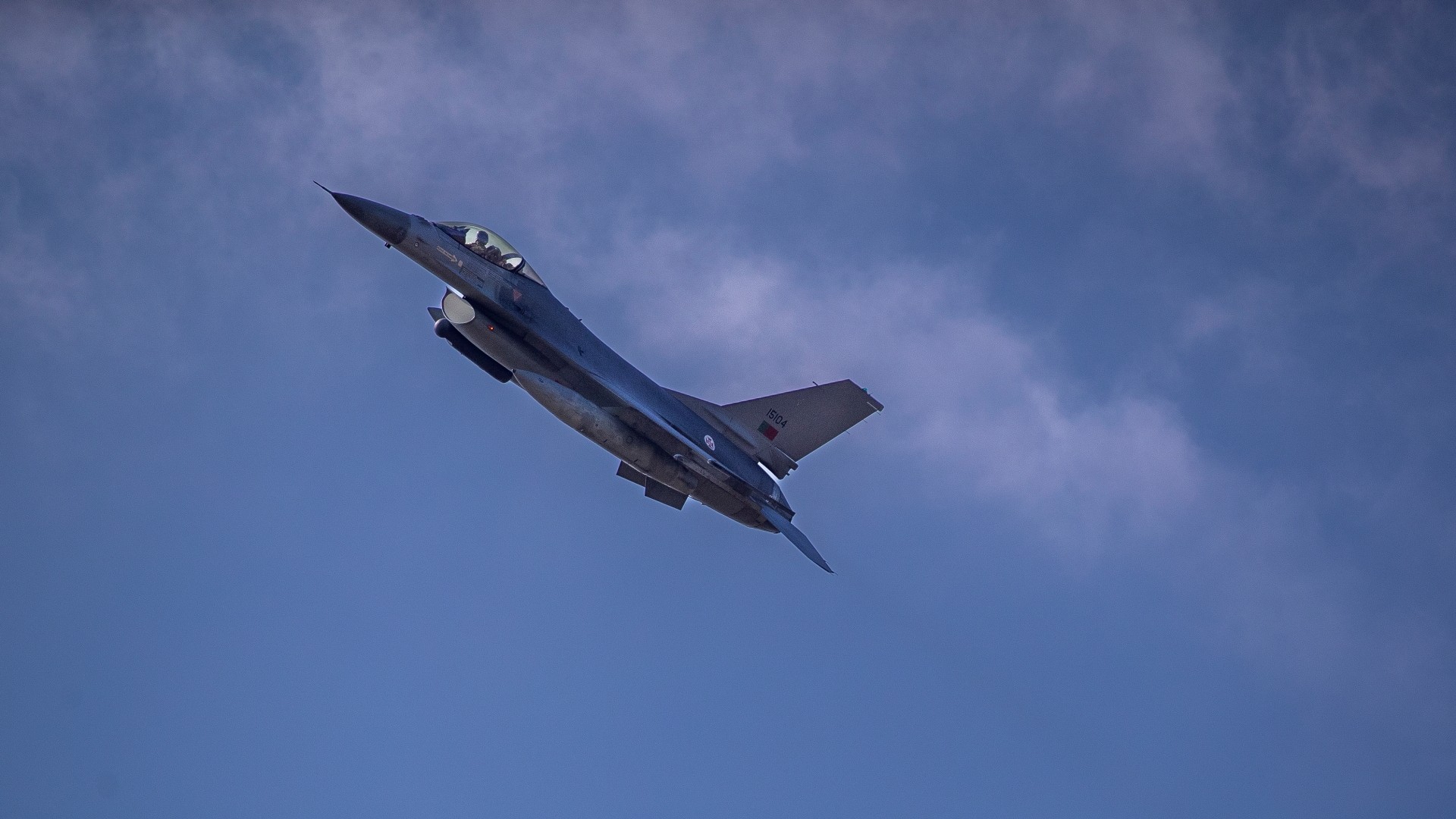 Η Αθήνα θα στείλει 32 μαχητικά F-16 στο Κίεβο | topontiki.gr