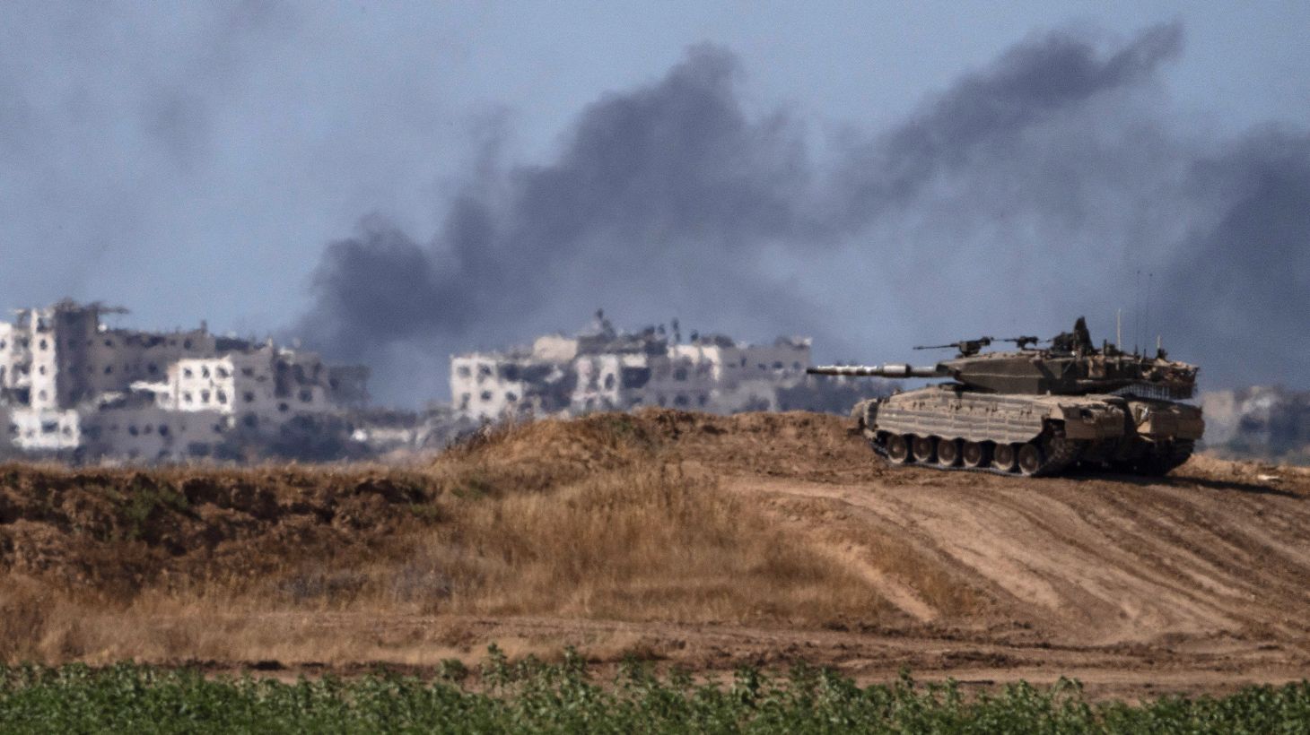 Γάζα: Βομβαρδισμός δίχως έλεος από το Ισραήλ – Μαζική έξοδος ...