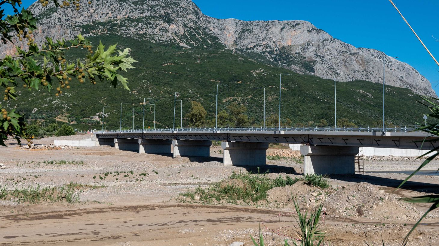 ΤΕΡΝΑ: Παραδόθηκε στην κυκλοφορία η νέα Γέφυρα Ευήνου | topontiki.gr