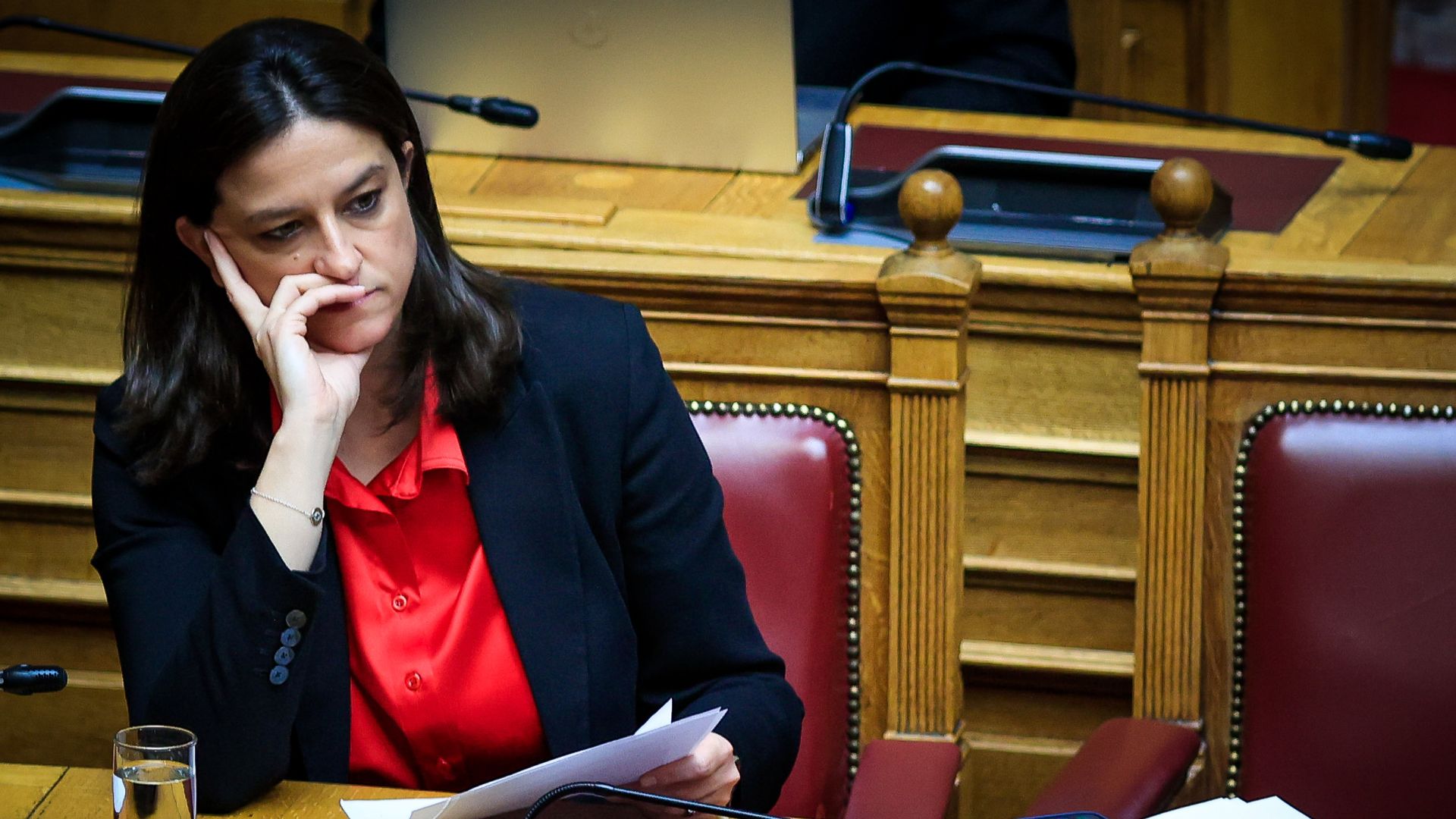 Εmail-gate: «Η Κεραμέως μίλησε αλλά δεν ανέλαβε την πολιτική ευθύνη ...