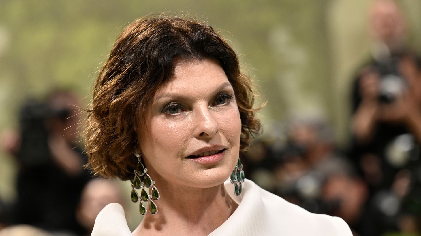 Λίντα Εβαντζελίστα: Εμφανίστηκε ξανά στο Met Gala μετά από οχτώ χρόνια ...