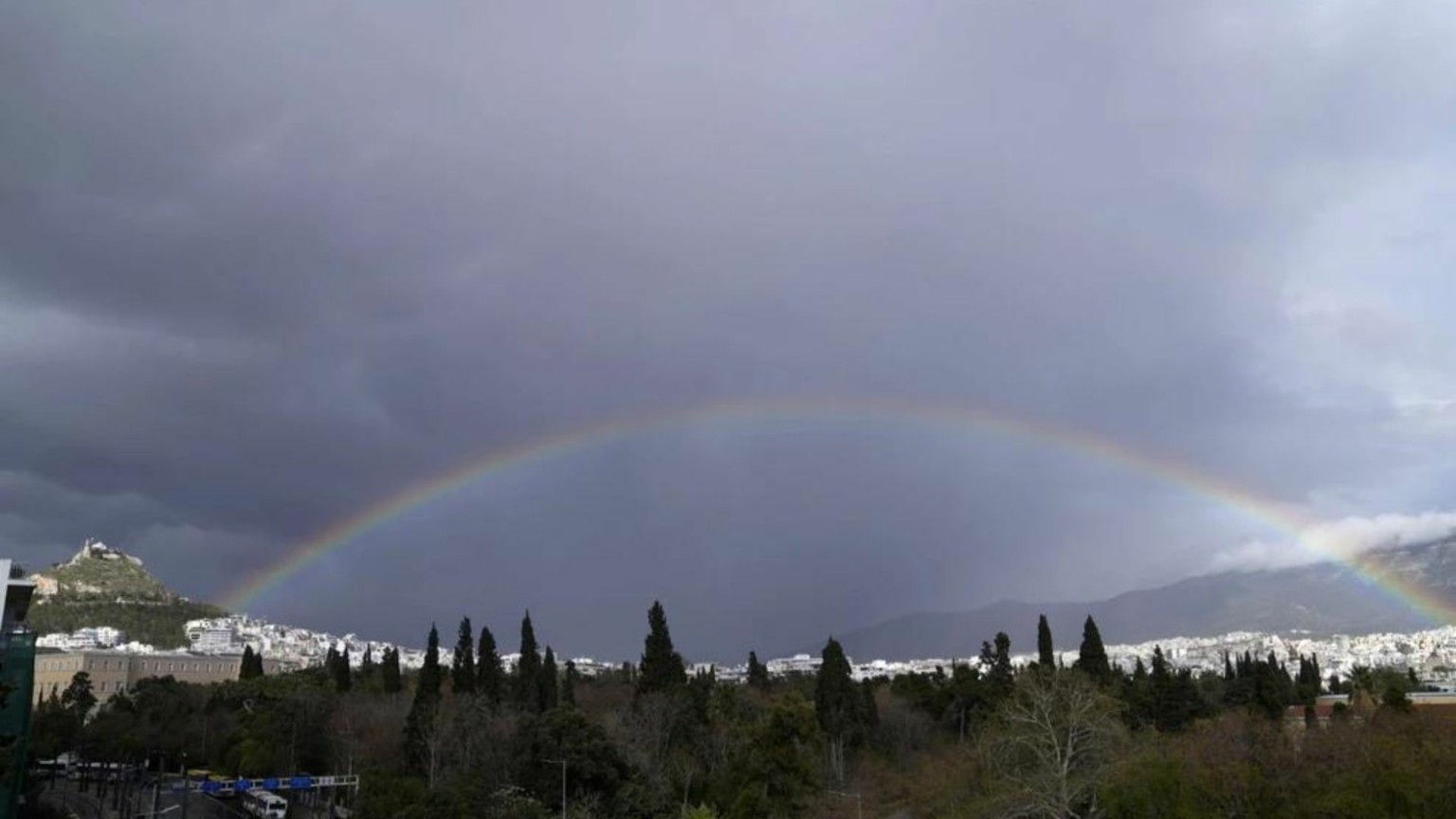 Το σπάνιο τριπλό ουράνιο τόξο στον ουρανό της Αττικής – Η φωτογραφία ...