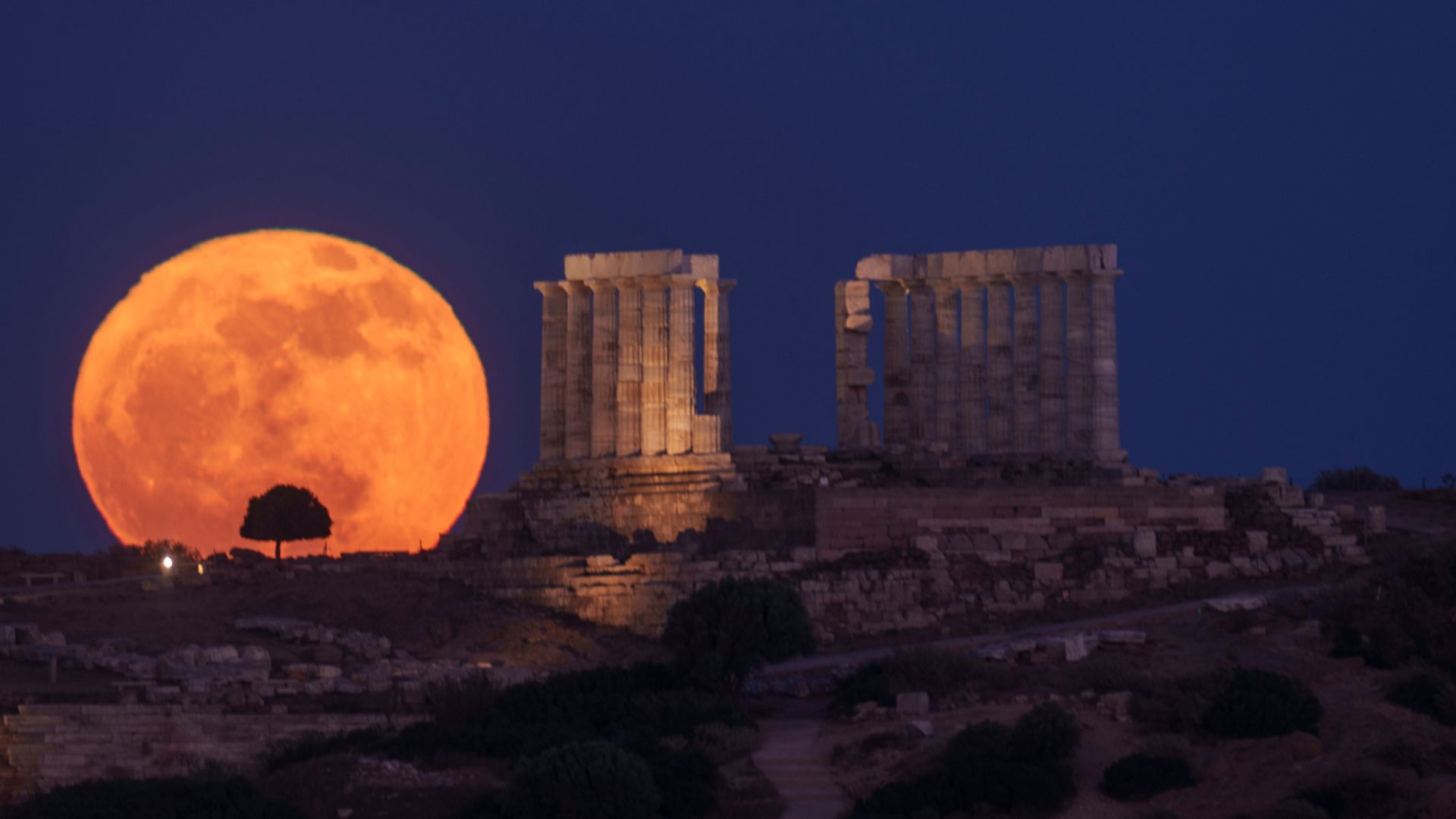 Πανσέληνος Μαΐου: Εντυπωσιακές φωτογραφίες από το «Φεγγάρι των ...