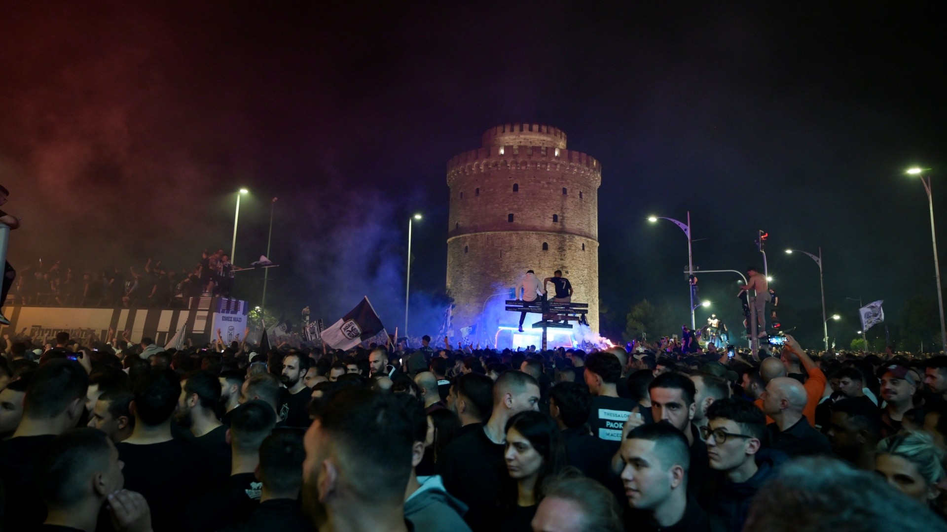 Super League: Πρωταθλητής ο ΠΑΟΚ και ολονύχτιο πανηγυρι στη Θεσσαλονίκη ...
