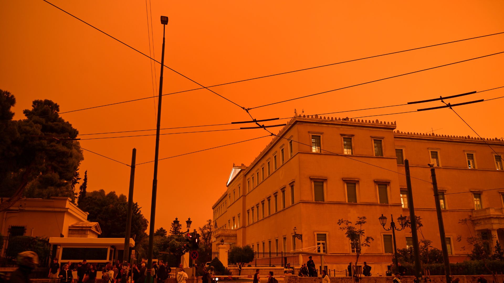 Εκρηκτικό κοκτέιλ ζέστης και αφρικανικής σκόνης: Τι είναι ο ...