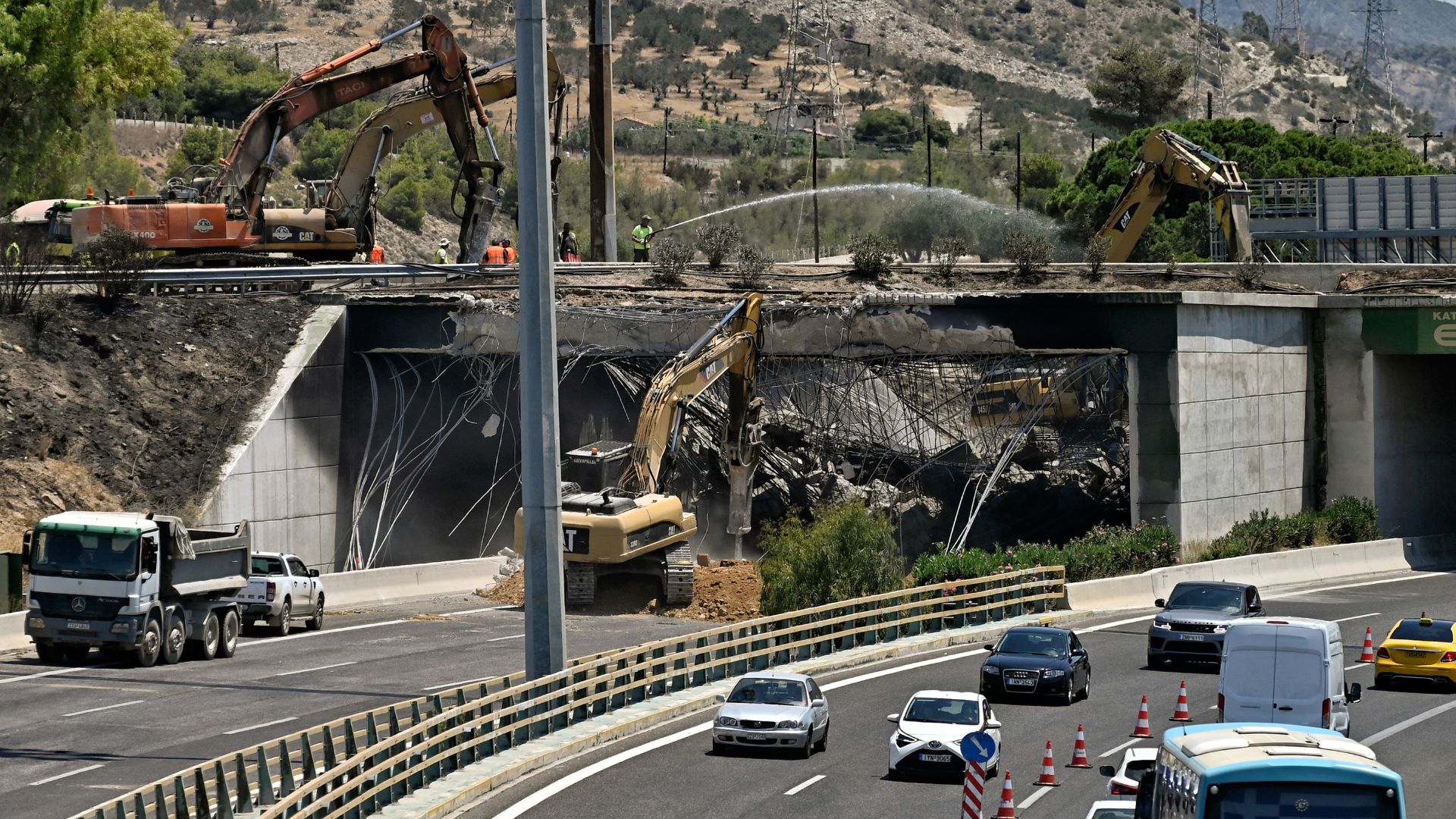 Ίσθμια: Αποκαταστάθηκε η κυκλοφορία των οχημάτων στην Αθηνών-Κορίνθου ...
