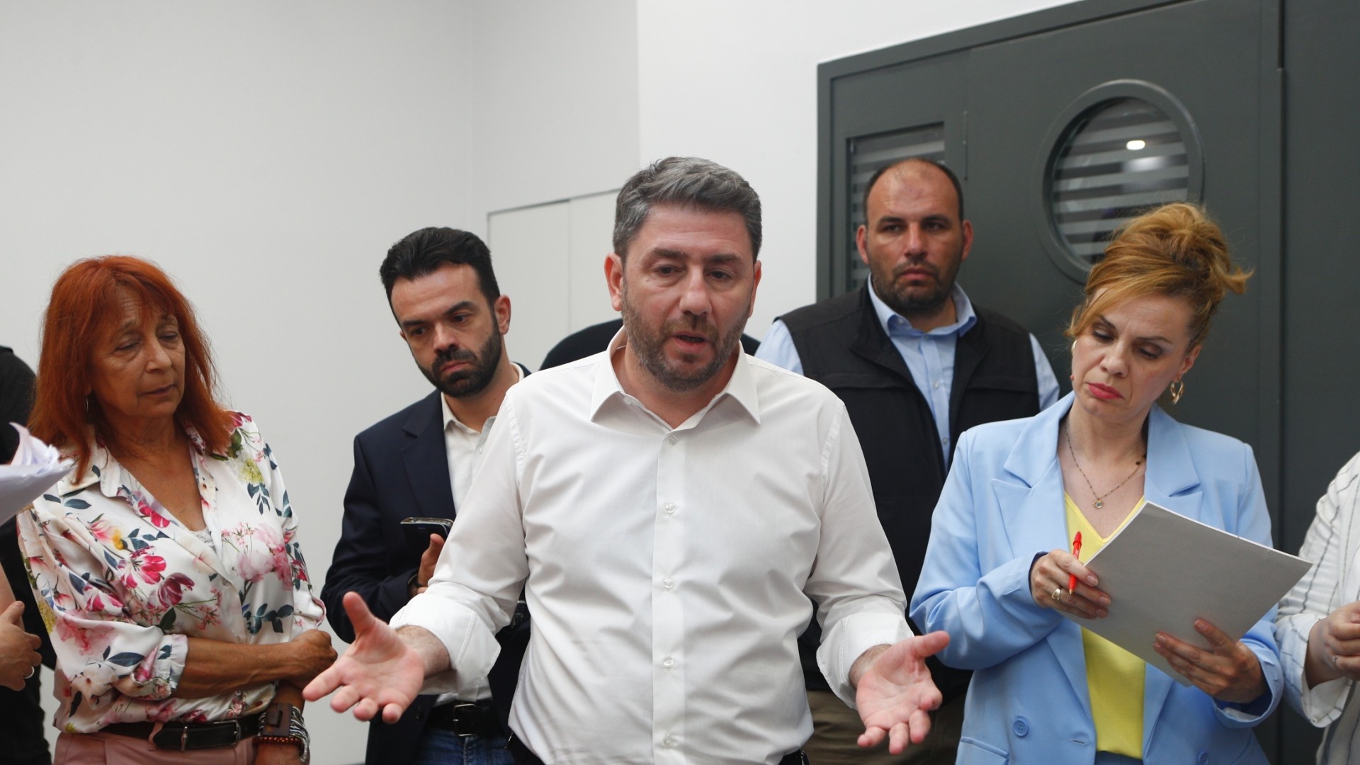 ΠΑΣΟΚ: Βγήκαν «μαχαίρια» μετά τις θριαμβολογίες Ανδρουλάκη | topontiki.gr