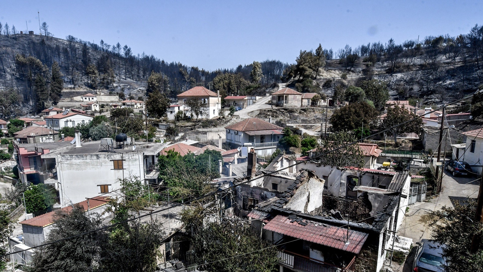Φωτιά στην Αχαΐα: Οι κάτοικοι μετρούν τις «πληγές» τους – Έξι σπίτια ...