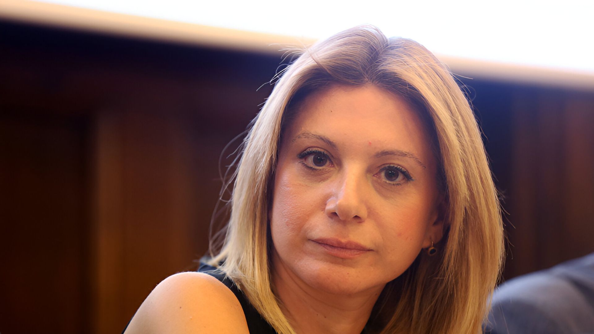 Κεραυνοί Καρυστιανού κατά του ανακριτή Μπακαΐμη – Το «μπάζωμα της ...