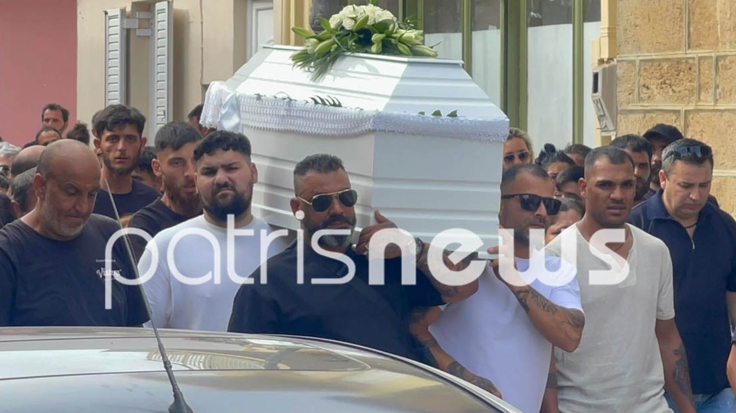 Πύργος: Θρήνος στην κηδεία της 11χρονης που δολοφονήθηκε από τον θείο ...