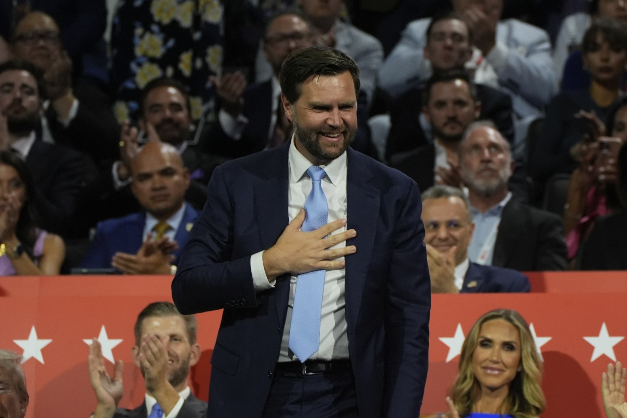 Γιατί ο Τραμπ επέλεξε τον Τζέι Ντι Βανς για αντιπρόεδρο – Ποιος είναι ο ...