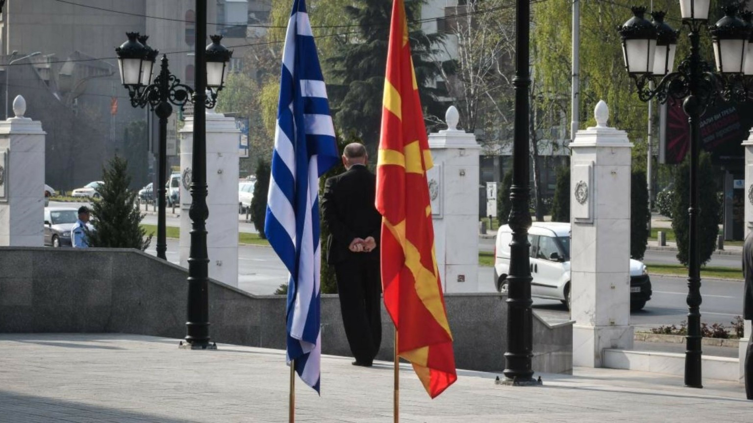 Νηστίσιμη, μοναστηριακή σταφιδόπιτα με μπαχαρικά, κακάο και μέλι | topontiki.gr