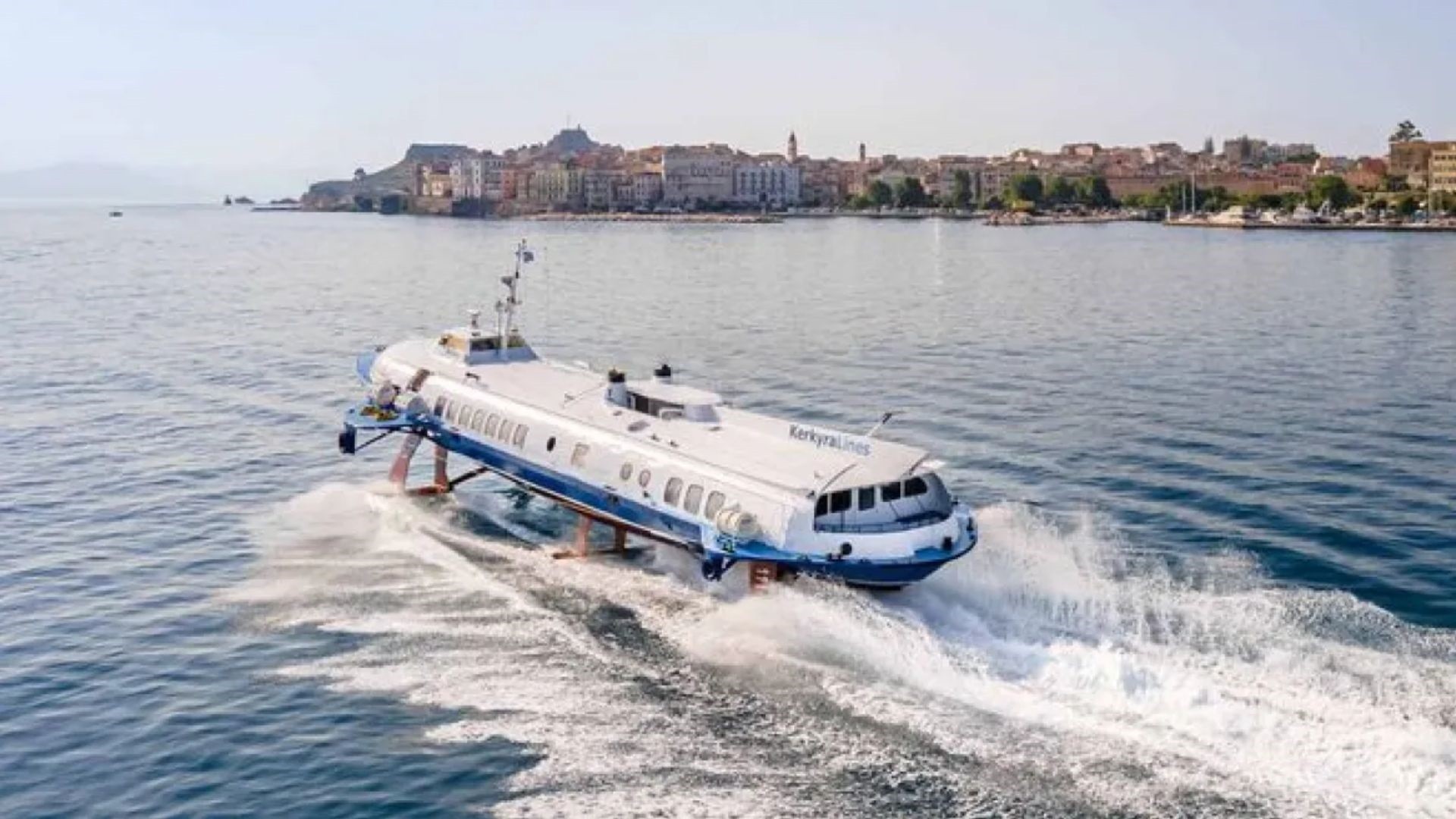 Μηχανική βλάβη για το πλοίο Paxos Island – Tαλαιπωρία για 60 επιβάτες ...