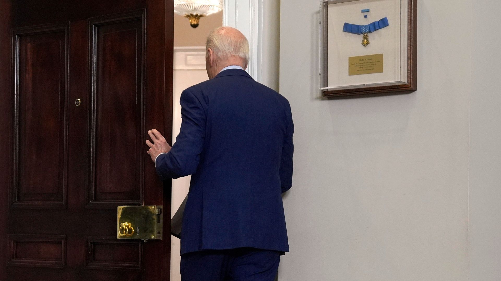 NYT: Το παρασκήνιο της παραίτησης Μπάιντεν – Το οικογενειακό τραπέζι ...