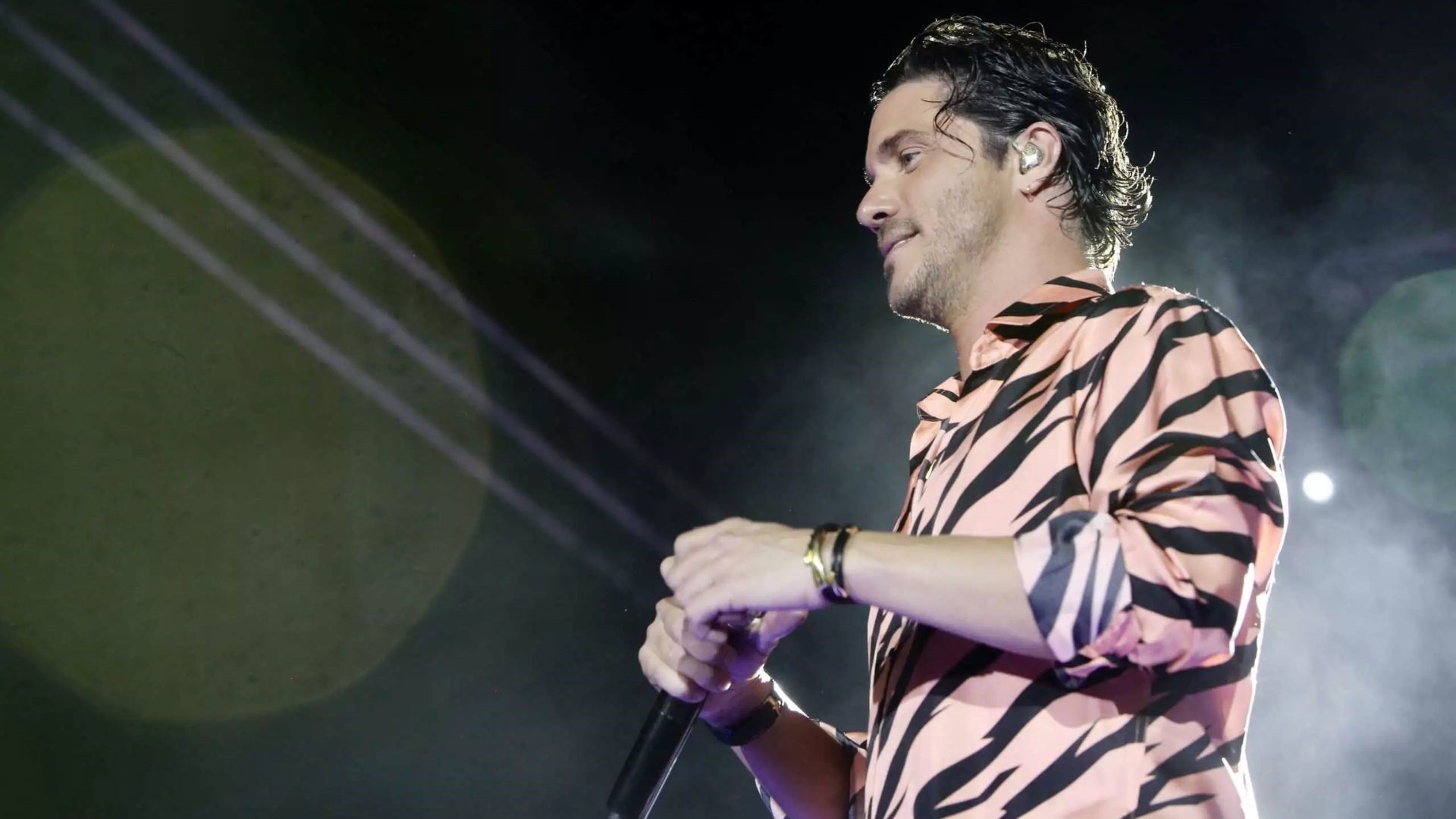 Νίκος Οικονομόπουλος: Αναβλήθηκε η sold out συναυλία του στο Κατράκειο ...