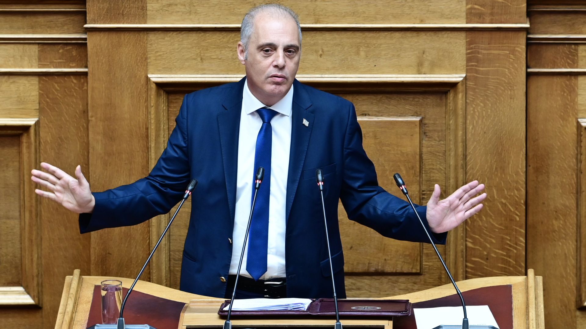 Βουλή: Εκτός ορίων ο Βελόπουλος για τα Τέμπη | topontiki.gr