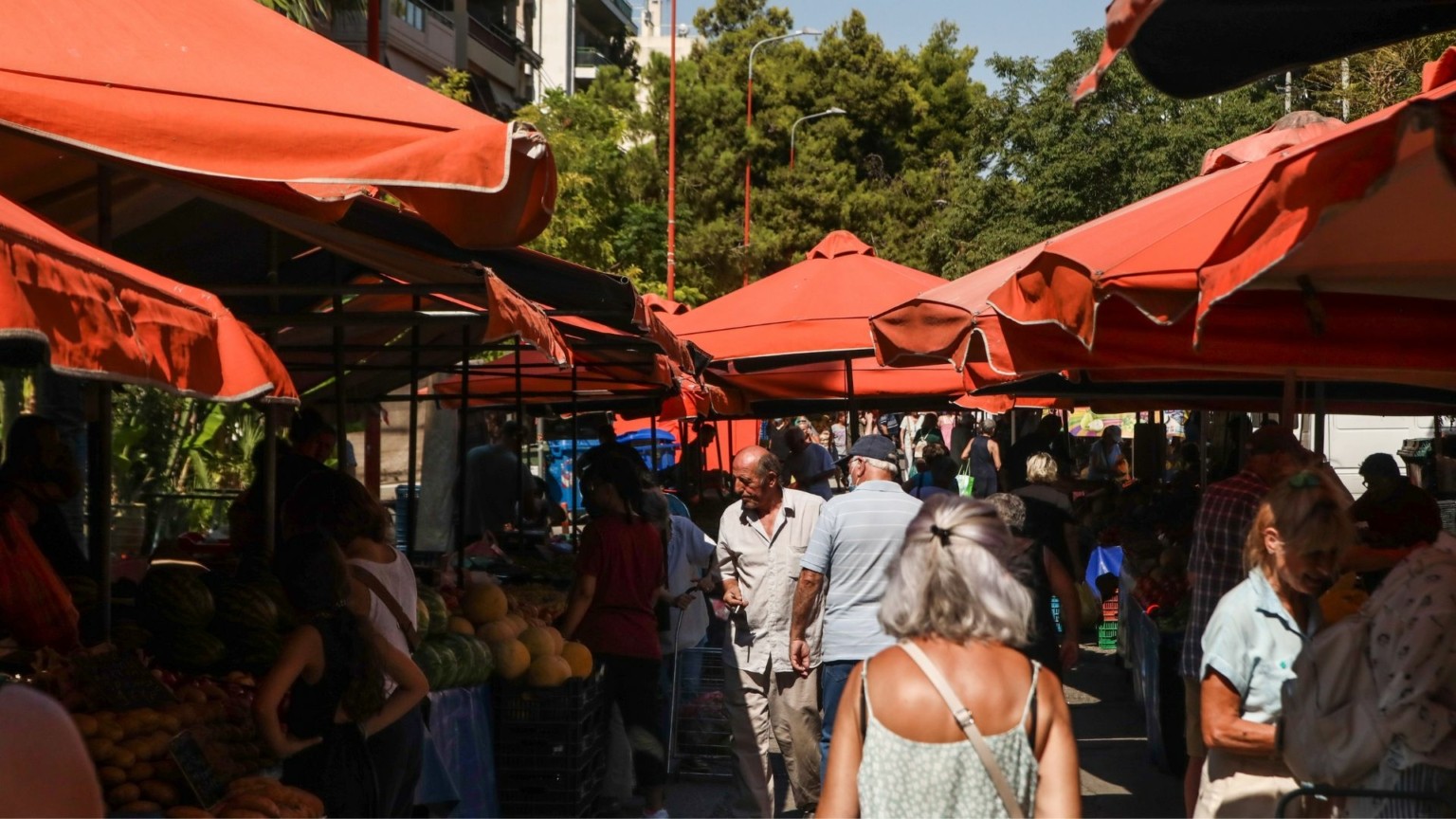 Λαϊκές αγορές: Εφιάλτης η μείωση της αγοραστικής δύναμης και η ακρίβεια ...